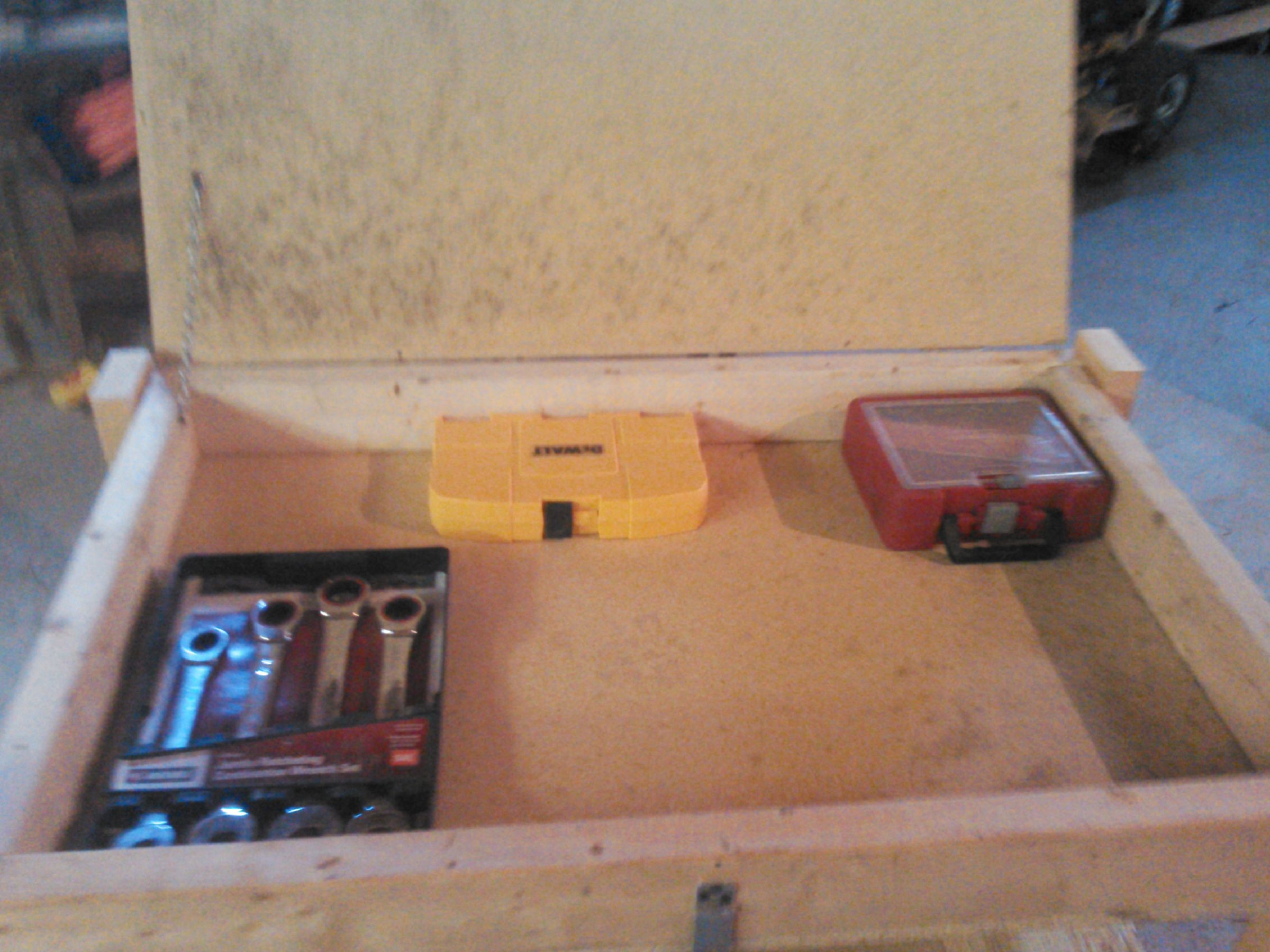 Roll Around Tool Stand/ Workbench : 7 Steps (with Pictures) - Instructables