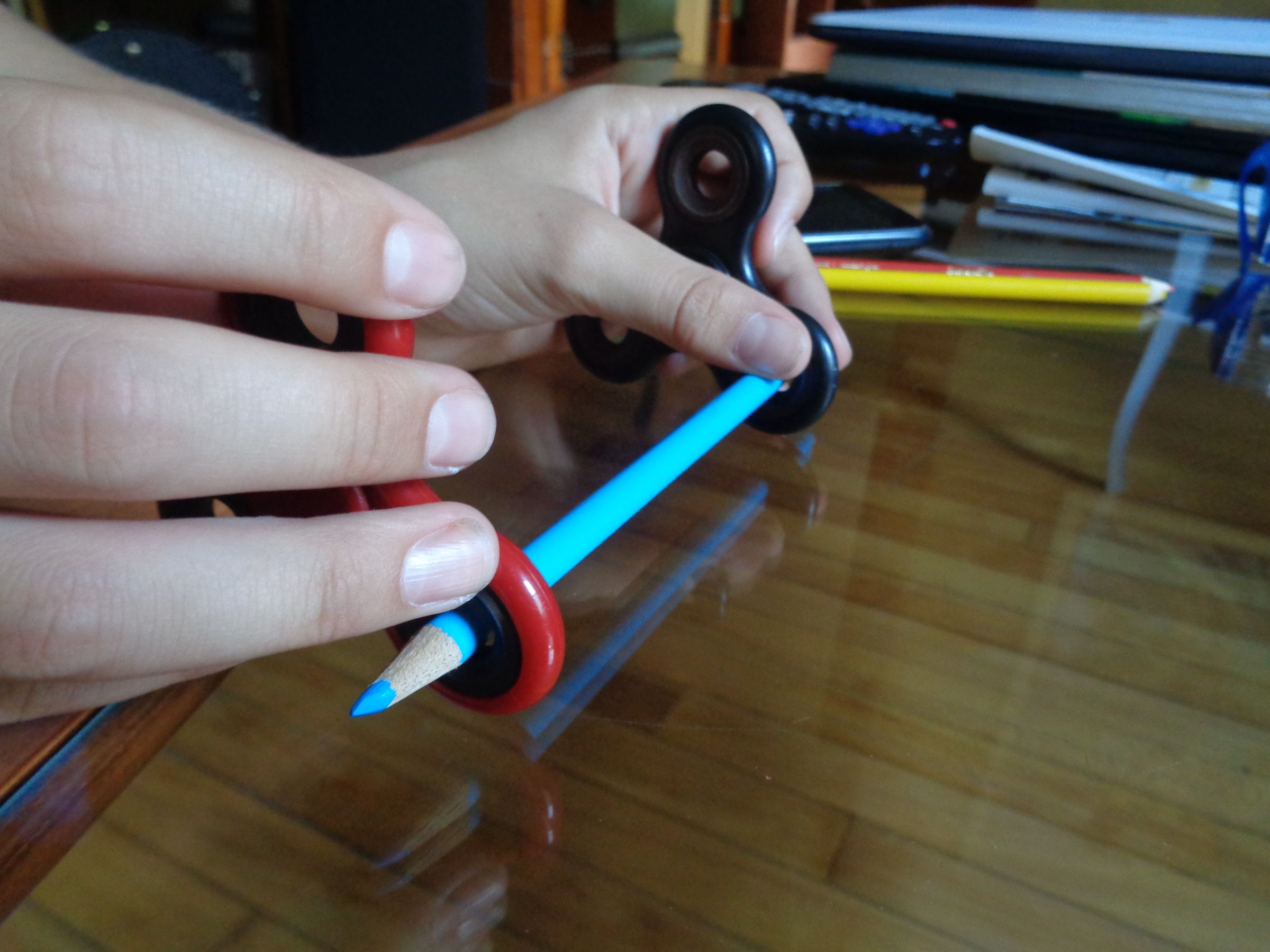 Fidget Spinner Phone Stand : 6 Steps (with Pictures) - Instructables