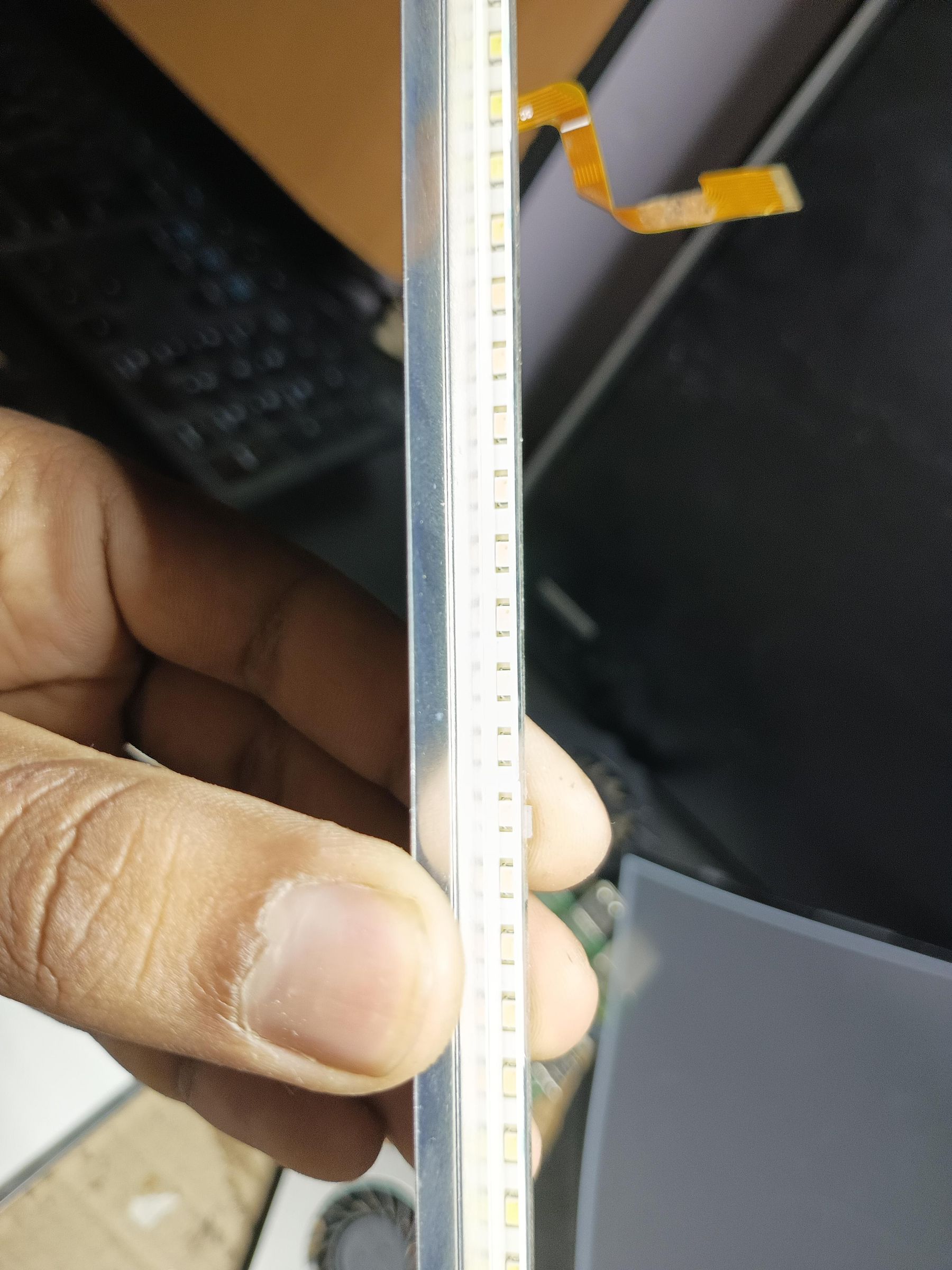 Re-Using Broken Laptop Display : 4 Steps - Instructables