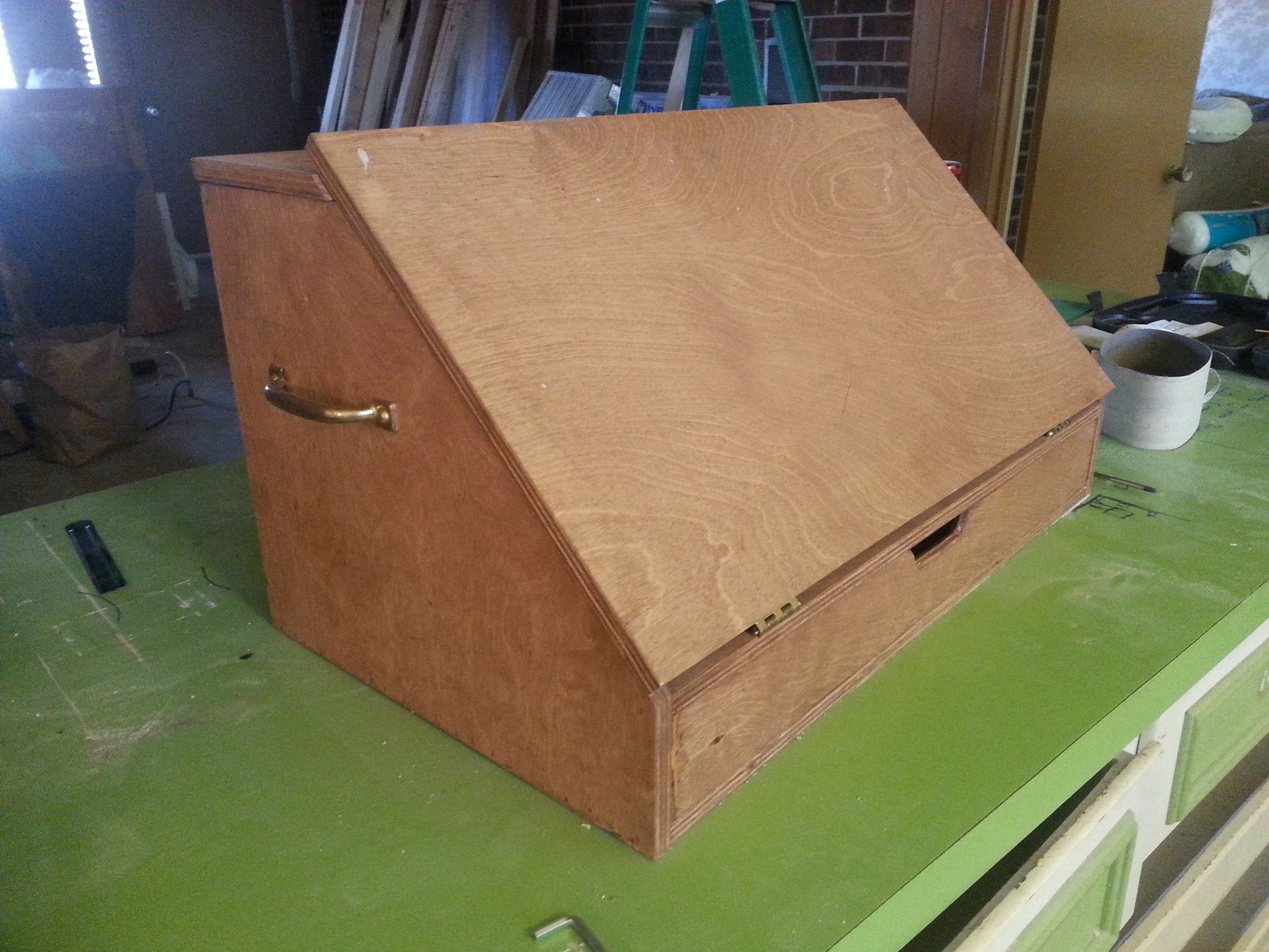 Portable Work Station : 6 Steps - Instructables