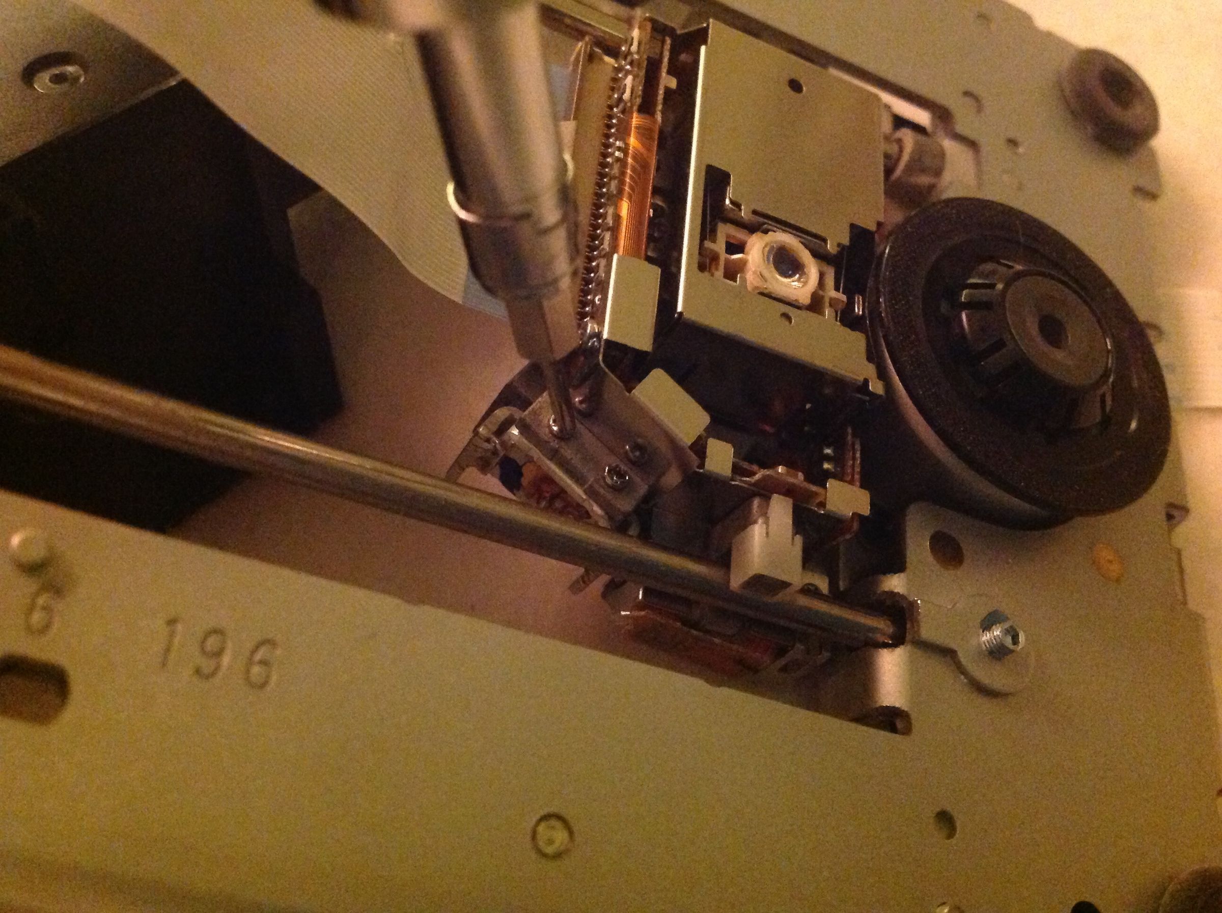 Salvage a Laser Diode From a Cd Driver : 4 Steps - Instructables