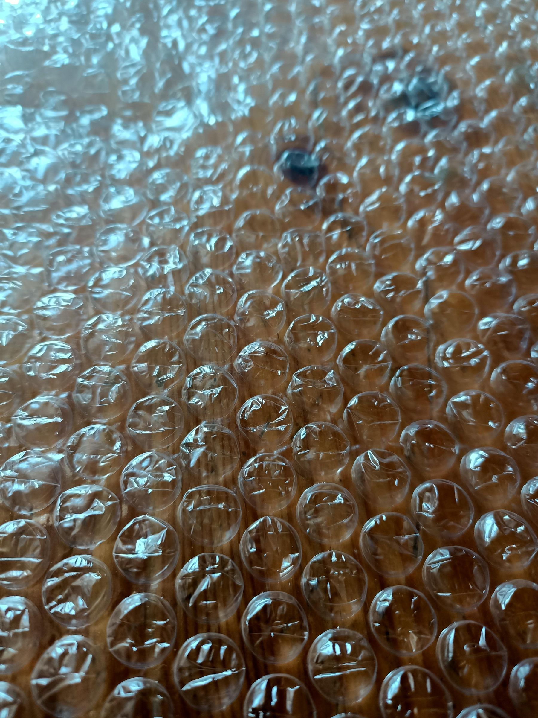 Bubble Wrap "tele-painting" : 5 Steps - Instructables