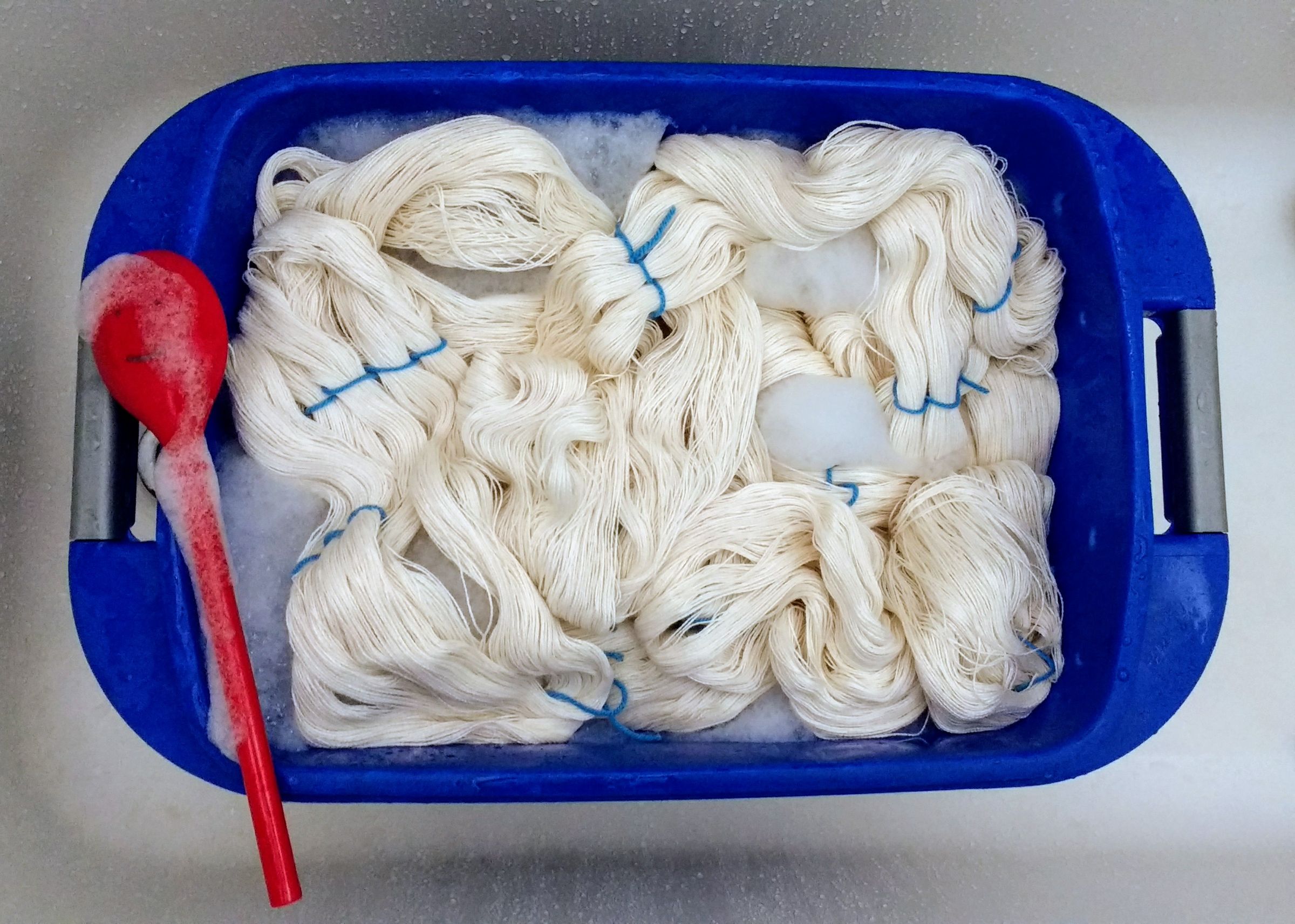 Speckled Dyed Yarn Using Fiber Reactive Dyes : 7 Steps (with Pictures ...
