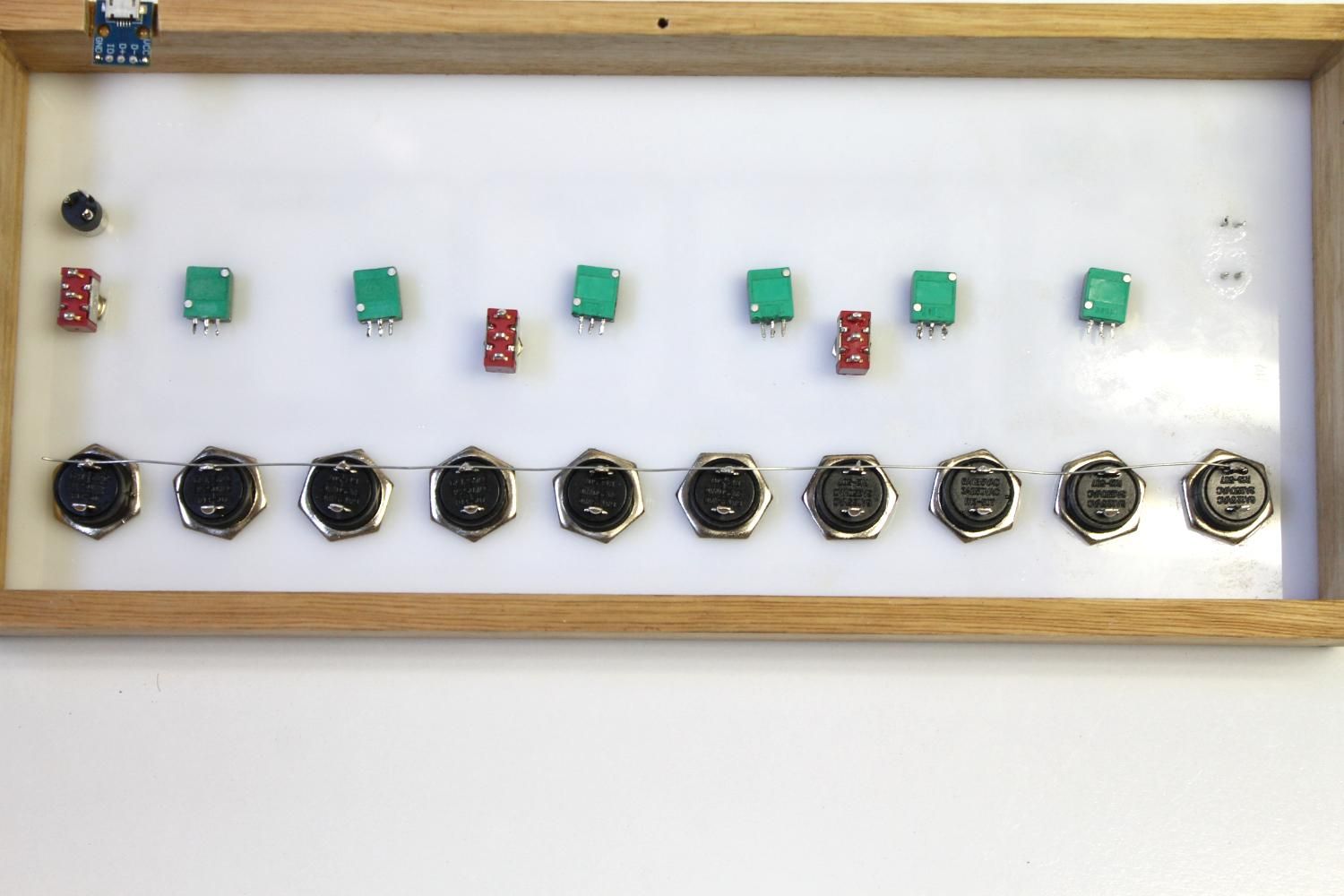 Moog Light Synth V2 : 13 Steps (with Pictures) - Instructables