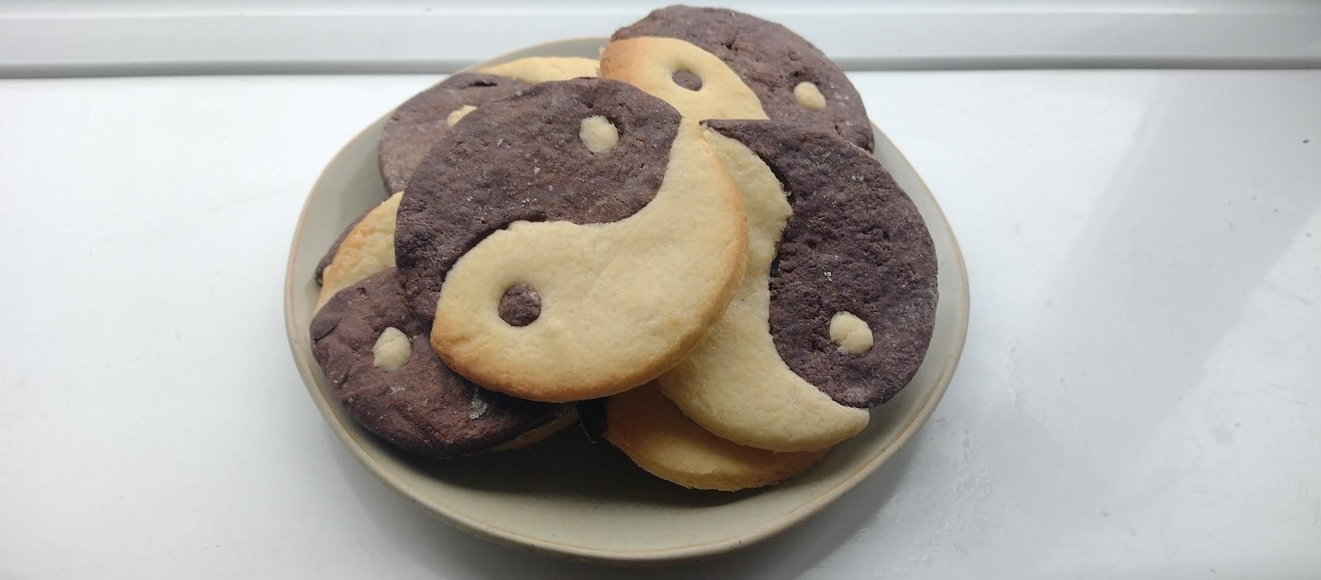 Yin and Yang Cookies : 6 Steps (with Pictures) - Instructables