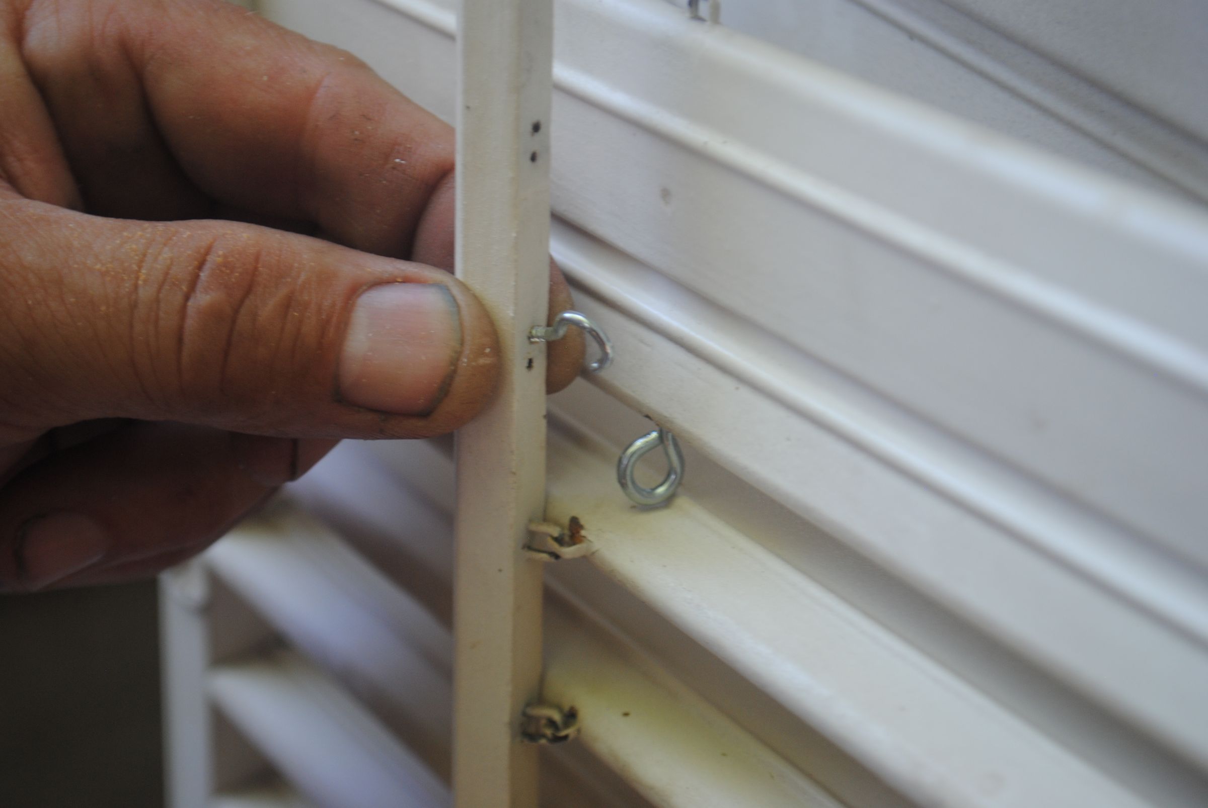 How to Repair Broken Slats on Louvre Shutters : 3 Steps (with Pictures ...