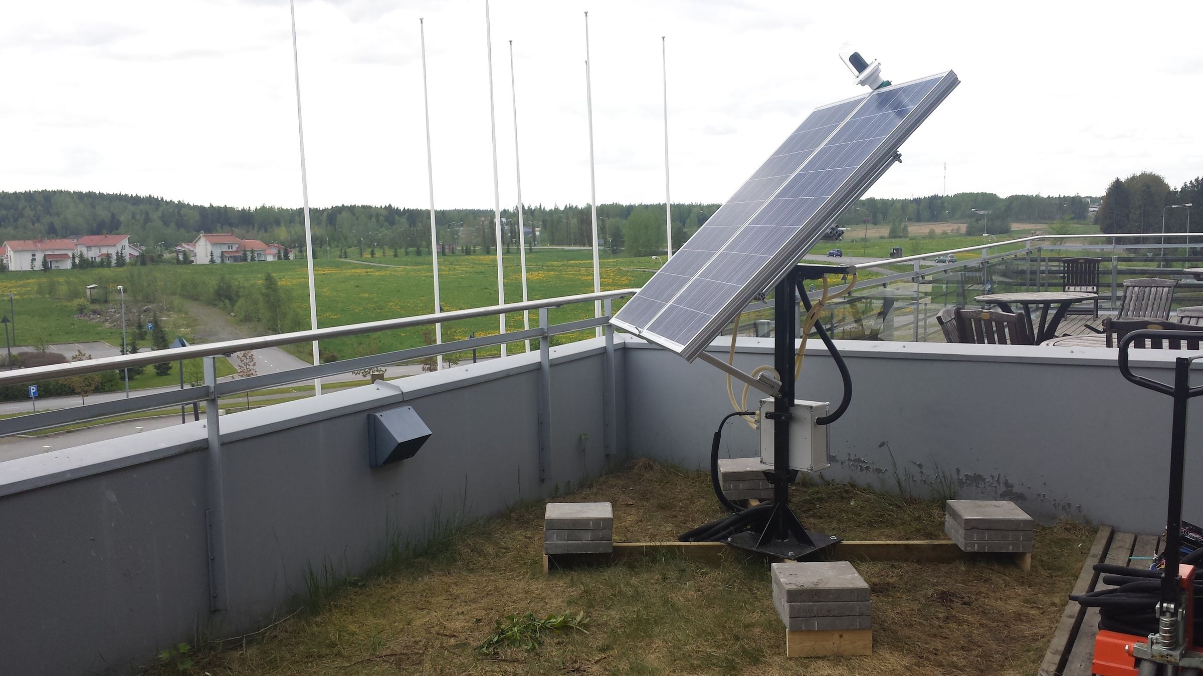 Dual Axis Solar Tracker With Online Energy Monitor : 11 Steps (with ...