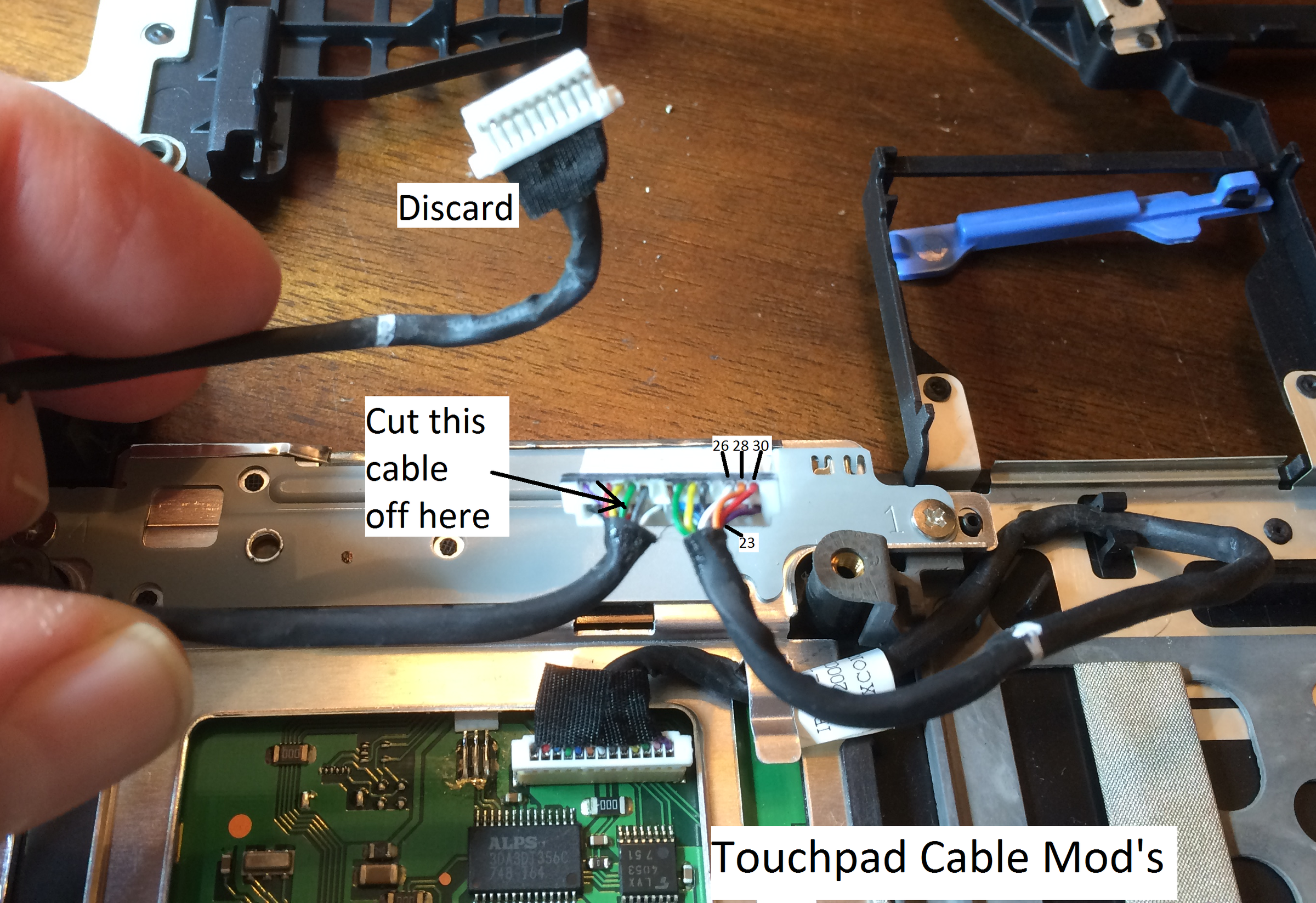 DIY Portable KVM Crashcart From Recycled Laptop Provides VGA Display ...