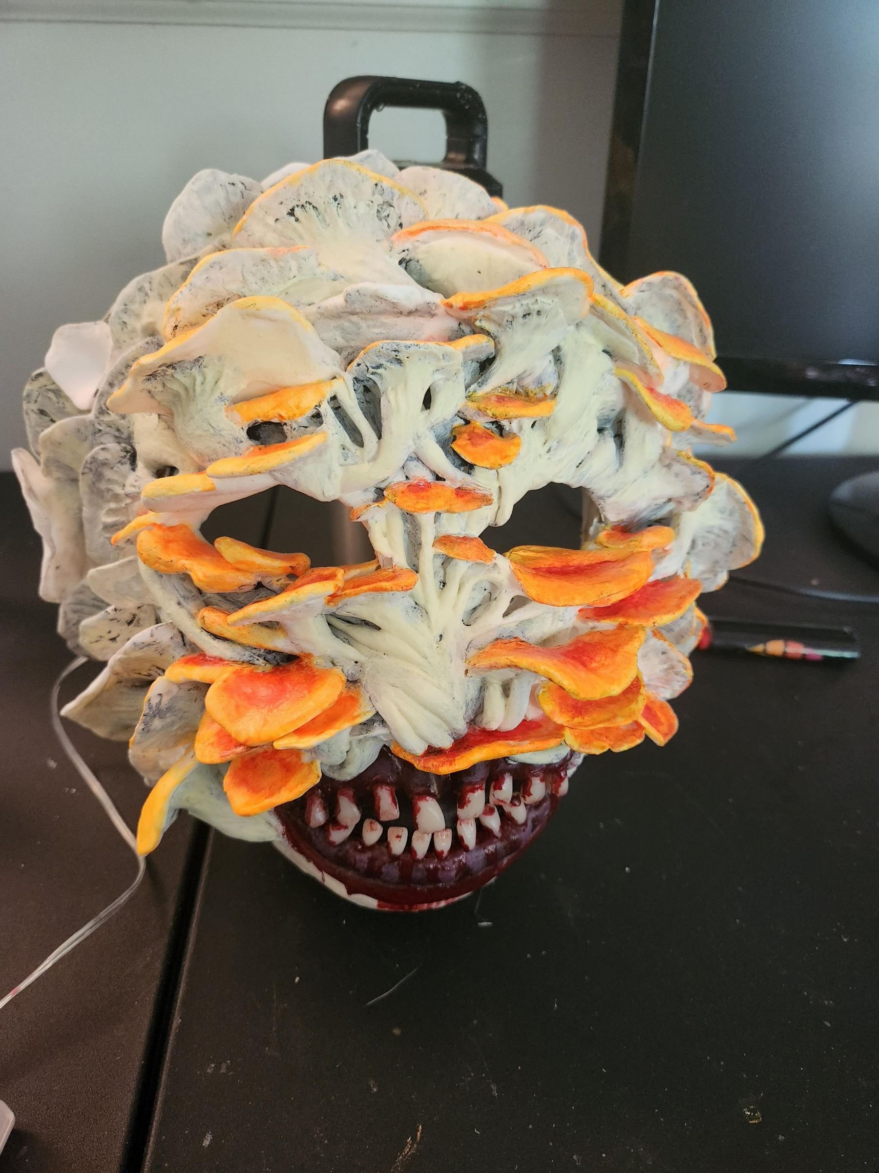 The Last of Us Clicker Mask : 13 Steps (with Pictures) - Instructables