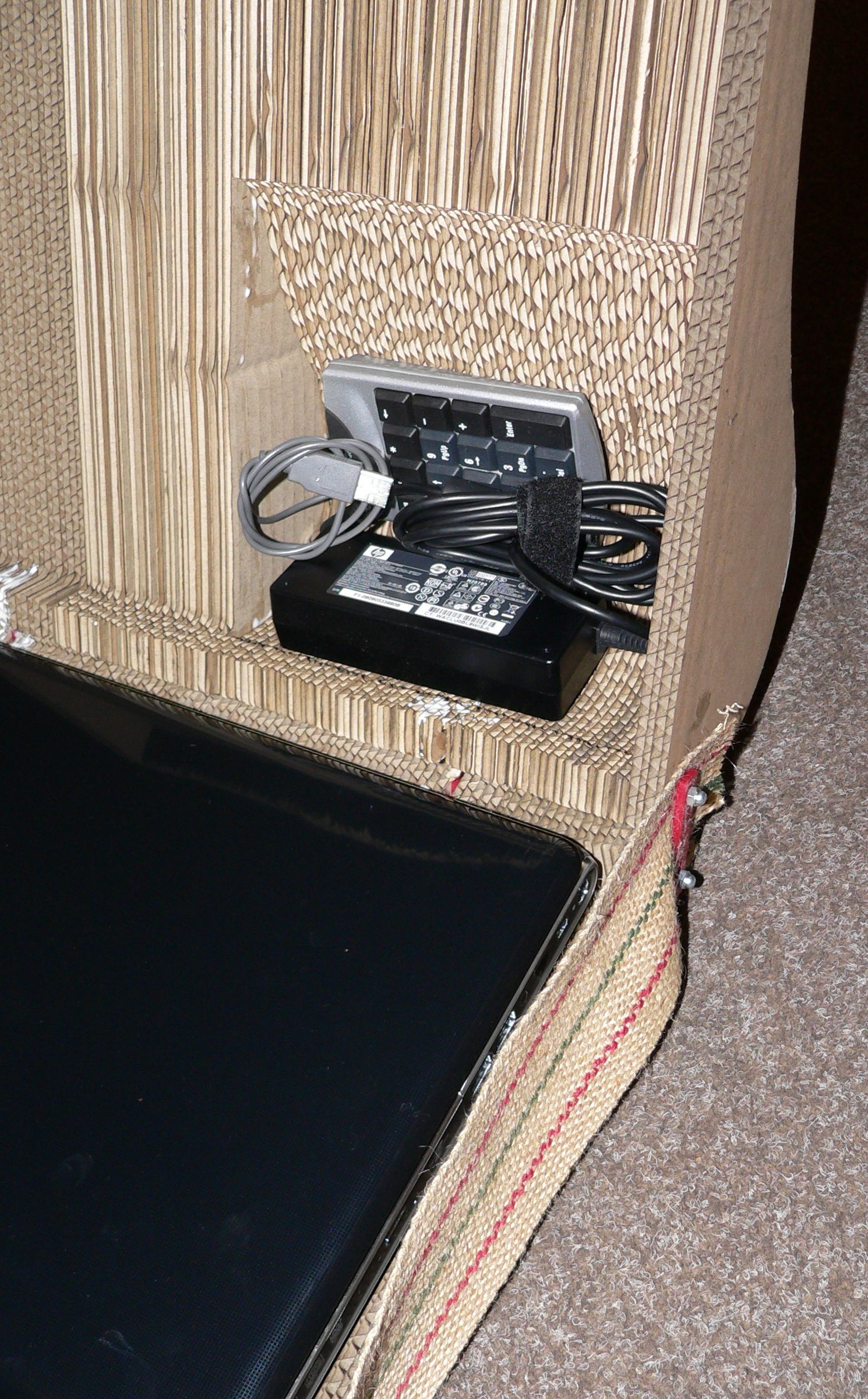 Beautiful and Ecological, Cardboard Laptop Case : 7 Steps (with ...