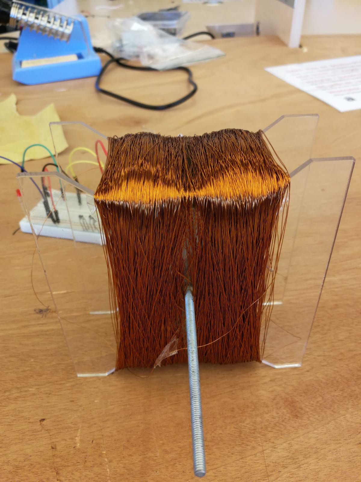 Simple AC Electric Generator With an AC DC Converter : 5 Steps ...
