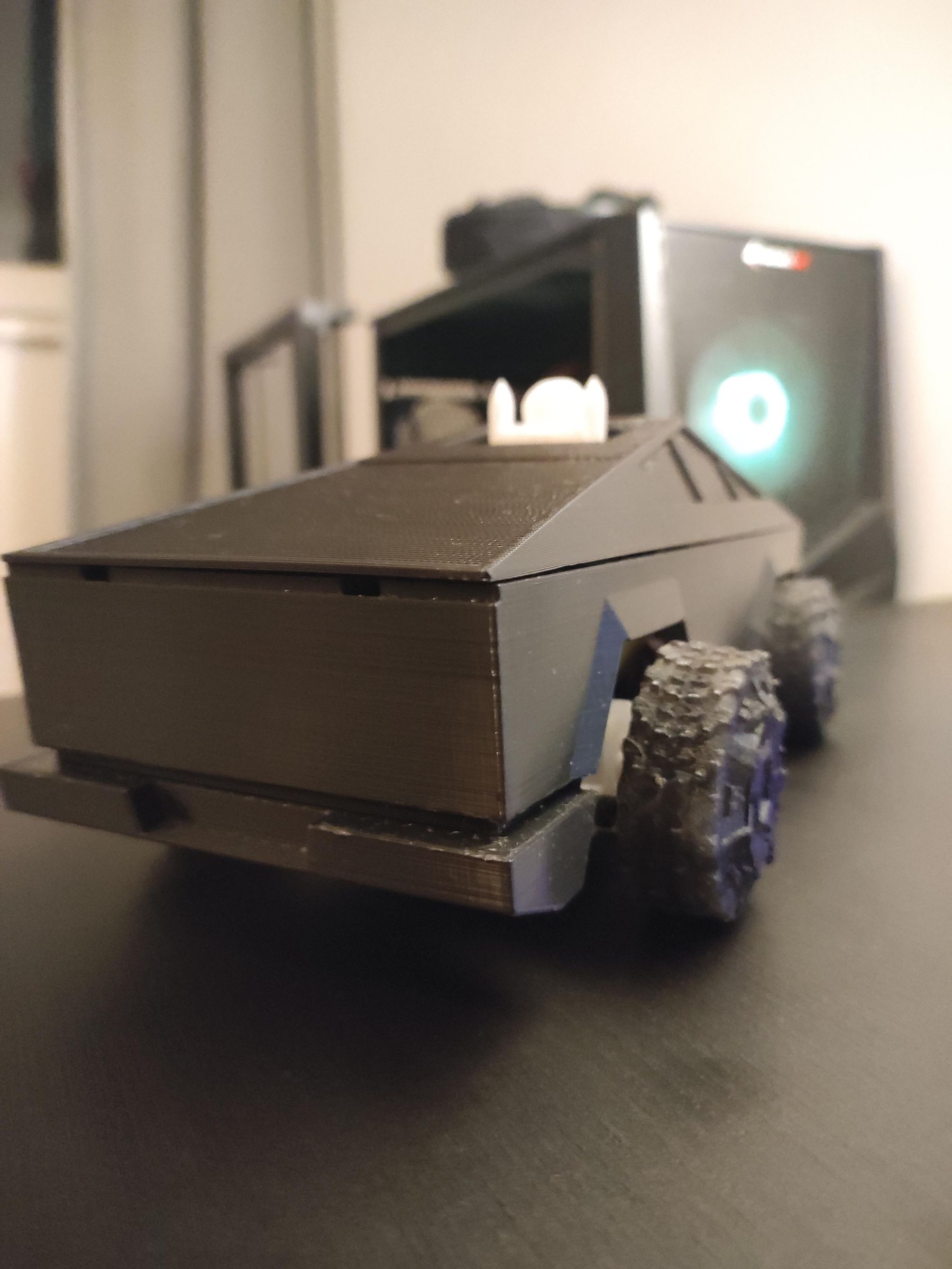 Cool RC Tesla Cybertruck : 10 Steps - Instructables