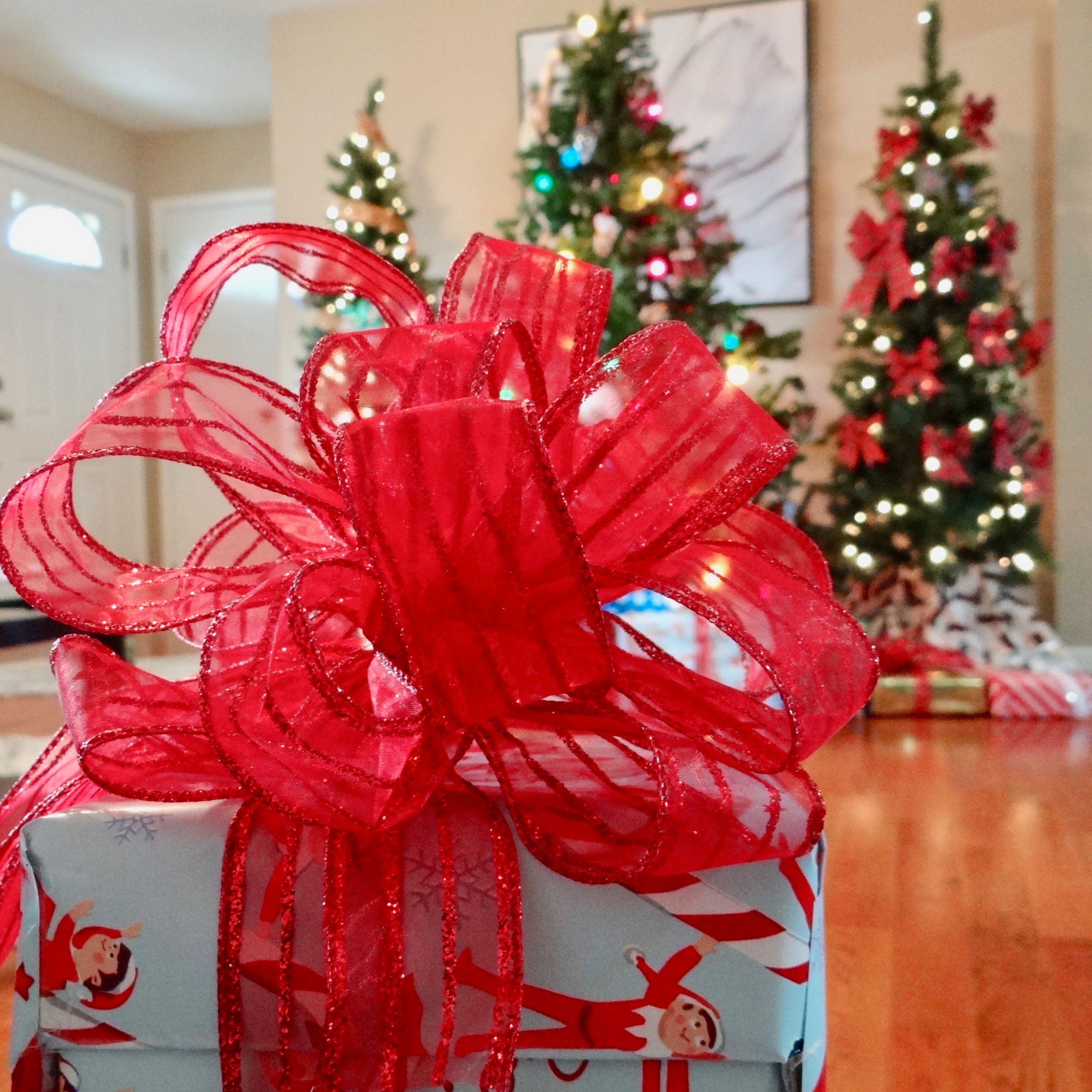 Holiday Decorative Gift Bows : 5 Steps - Instructables