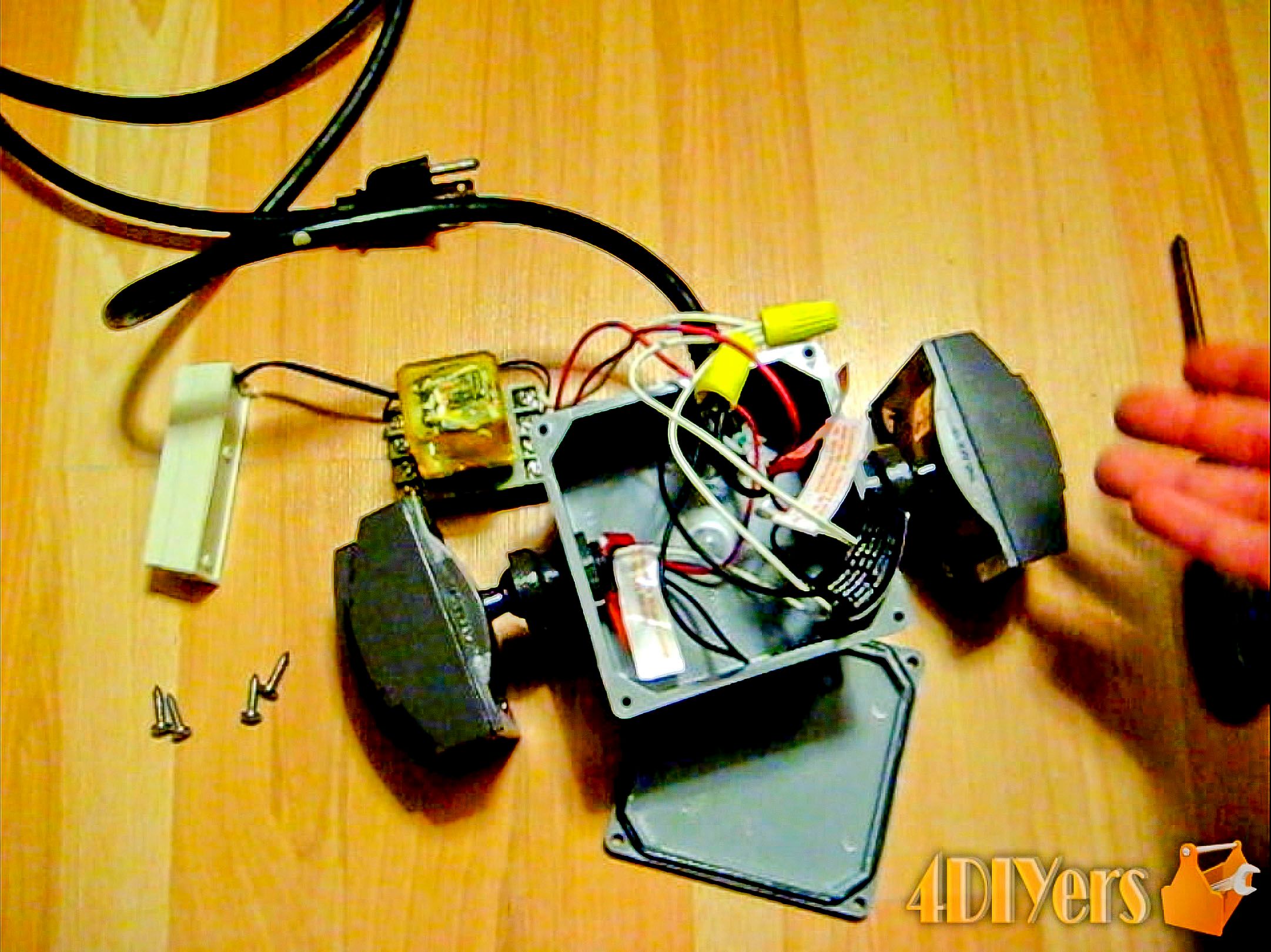 How to Make a Wireless Motion Alarm : 4 Steps (with Pictures ...