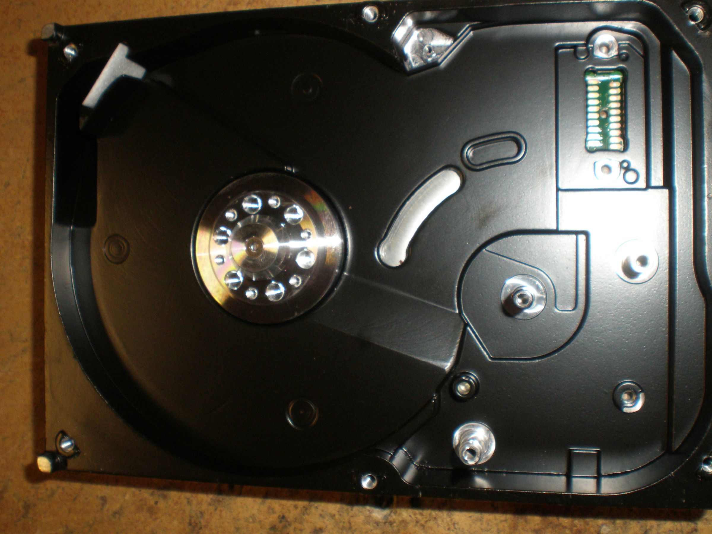 How to Fit an 2,5" PATA HDD in 3,5" HDD Case : 5 Steps - Instructables