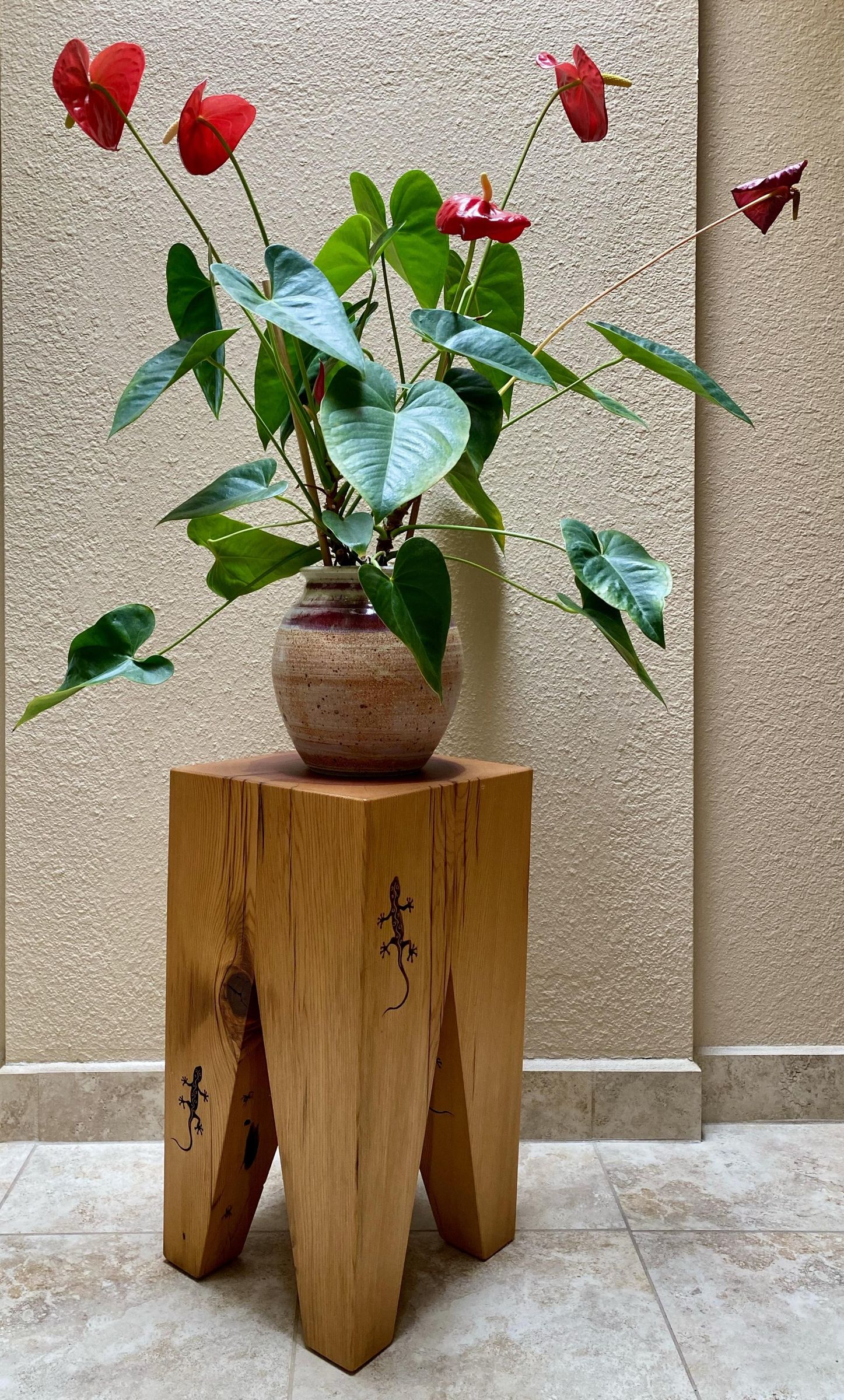 Backenzahn - a Small Side Table, Stool, or Plant Stand : 5 Steps (with ...