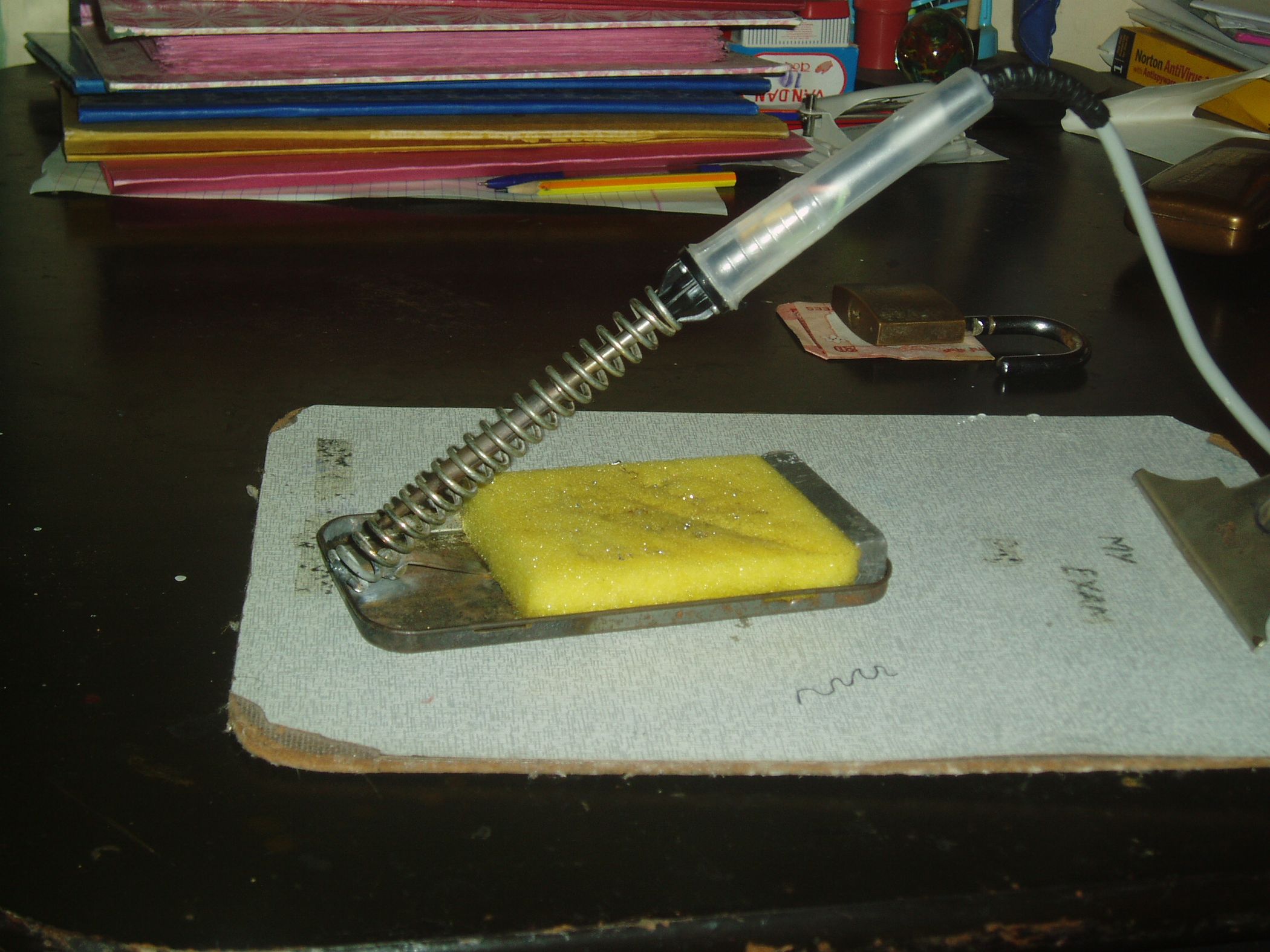 MAKE YOUR OWN SOLDERING STAND AT HOME : 3 Steps - Instructables