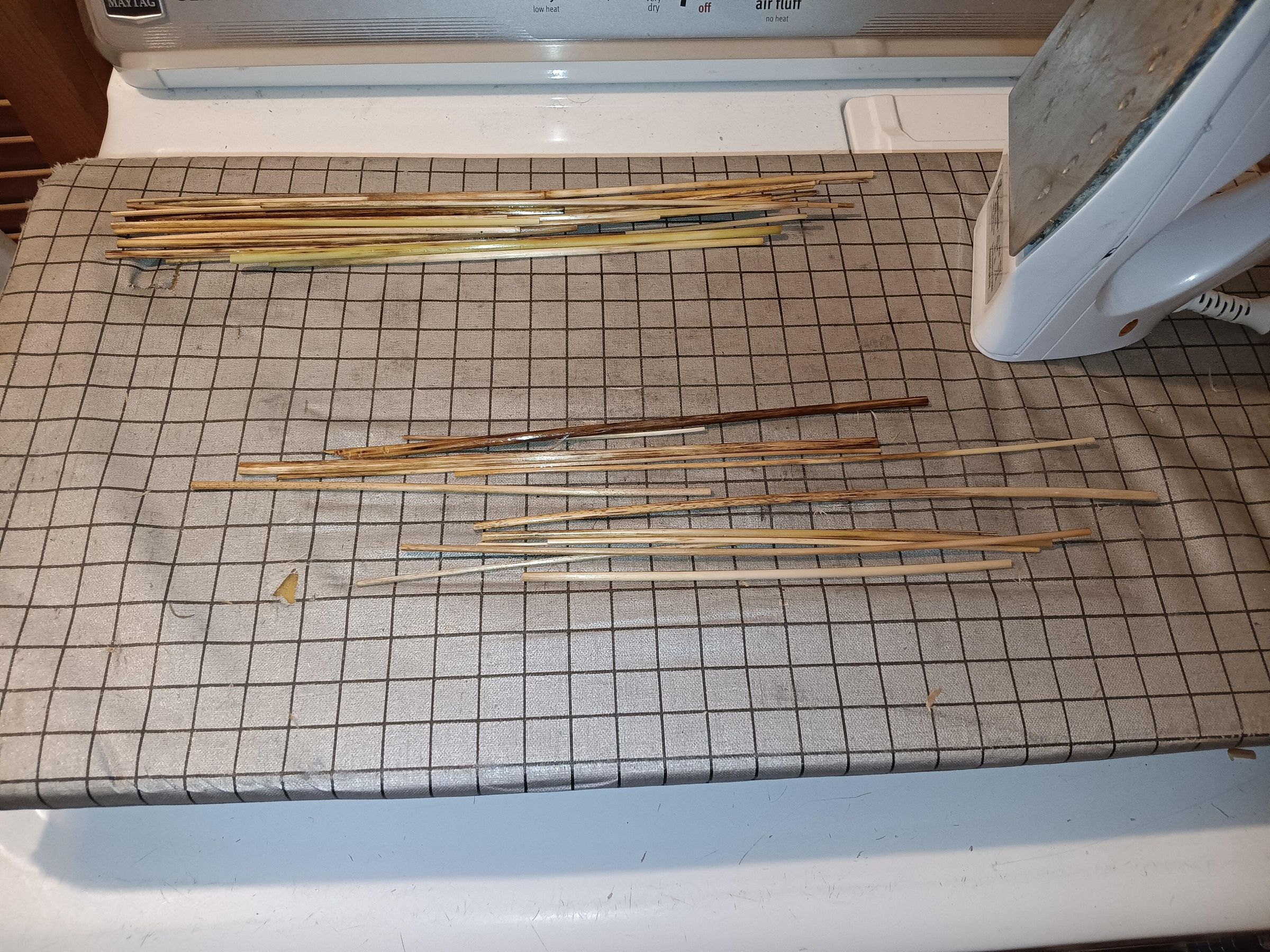 How to Prepare Grass for Making Straw Star Ornaments (Strohsterne) : 7 ...