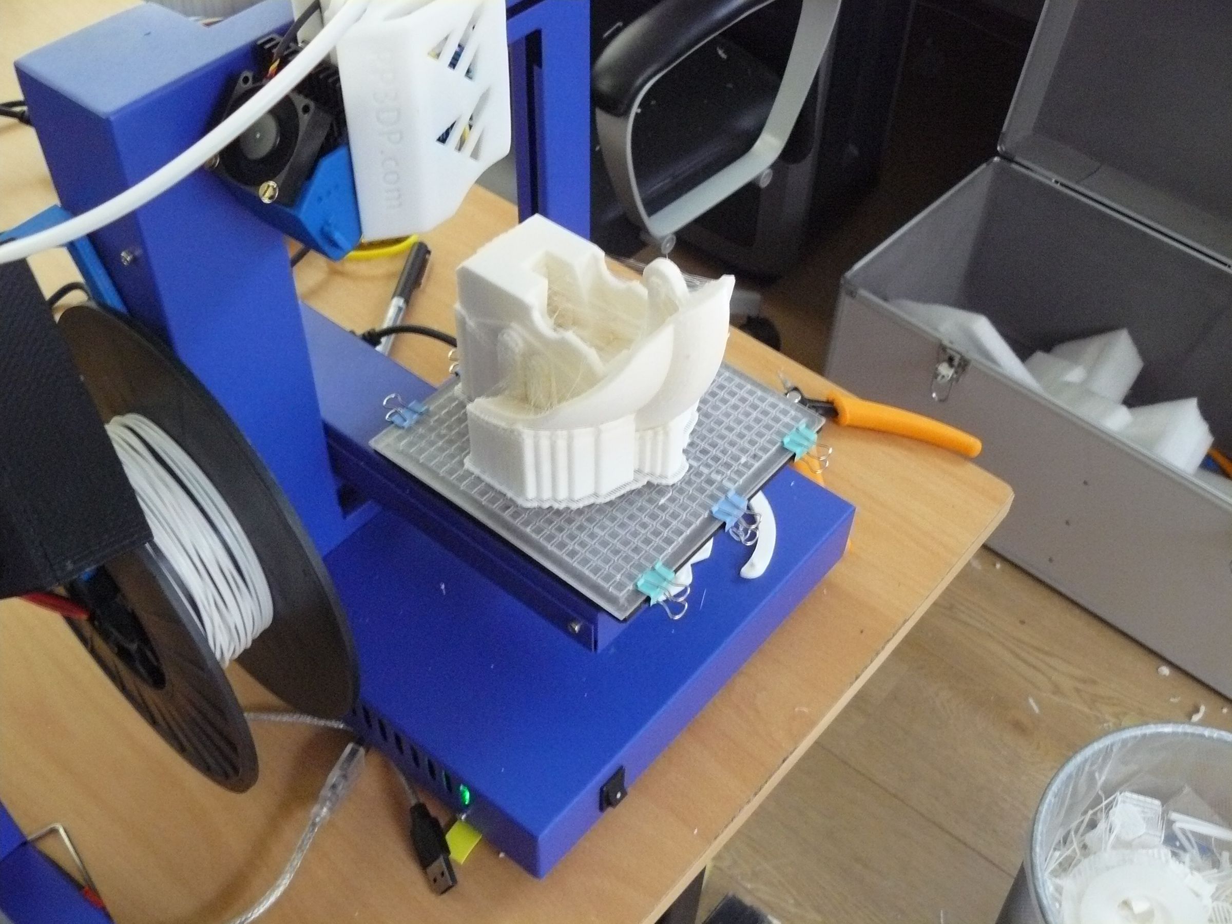 A Fully 3D Printable GlaDOS Robotic Ceiling Arm Lamp : 11 Steps (with ...