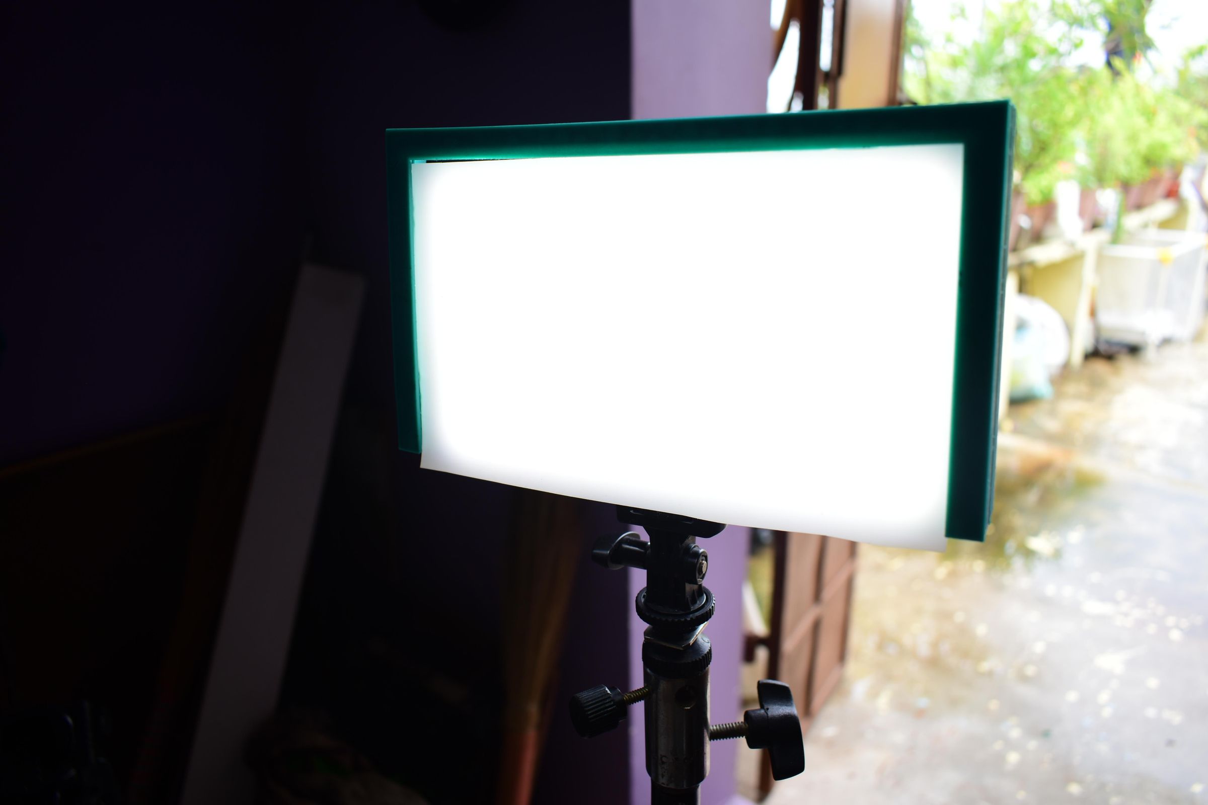 Light Diffuser for Video LED Lights : 4 Steps - Instructables