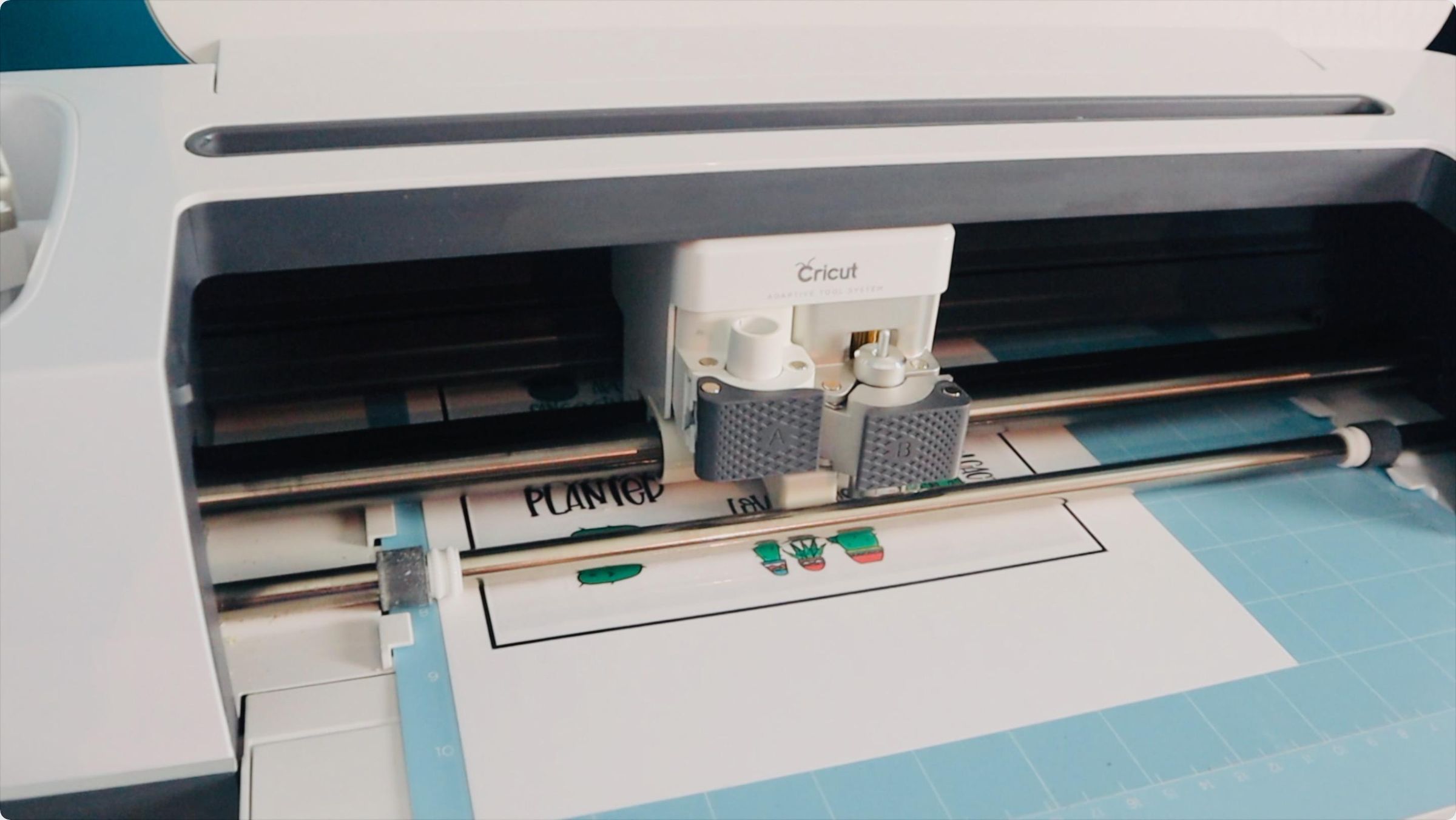 How to Make Waterproof Die Cut Stickers on Your Cricut : 7 Steps (with ...