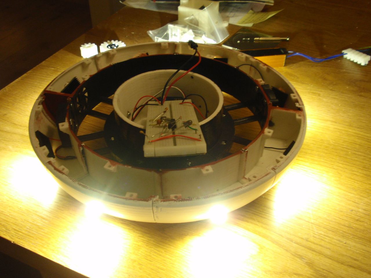 A Fully 3D Printable GlaDOS Robotic Ceiling Arm Lamp : 11 Steps (with ...