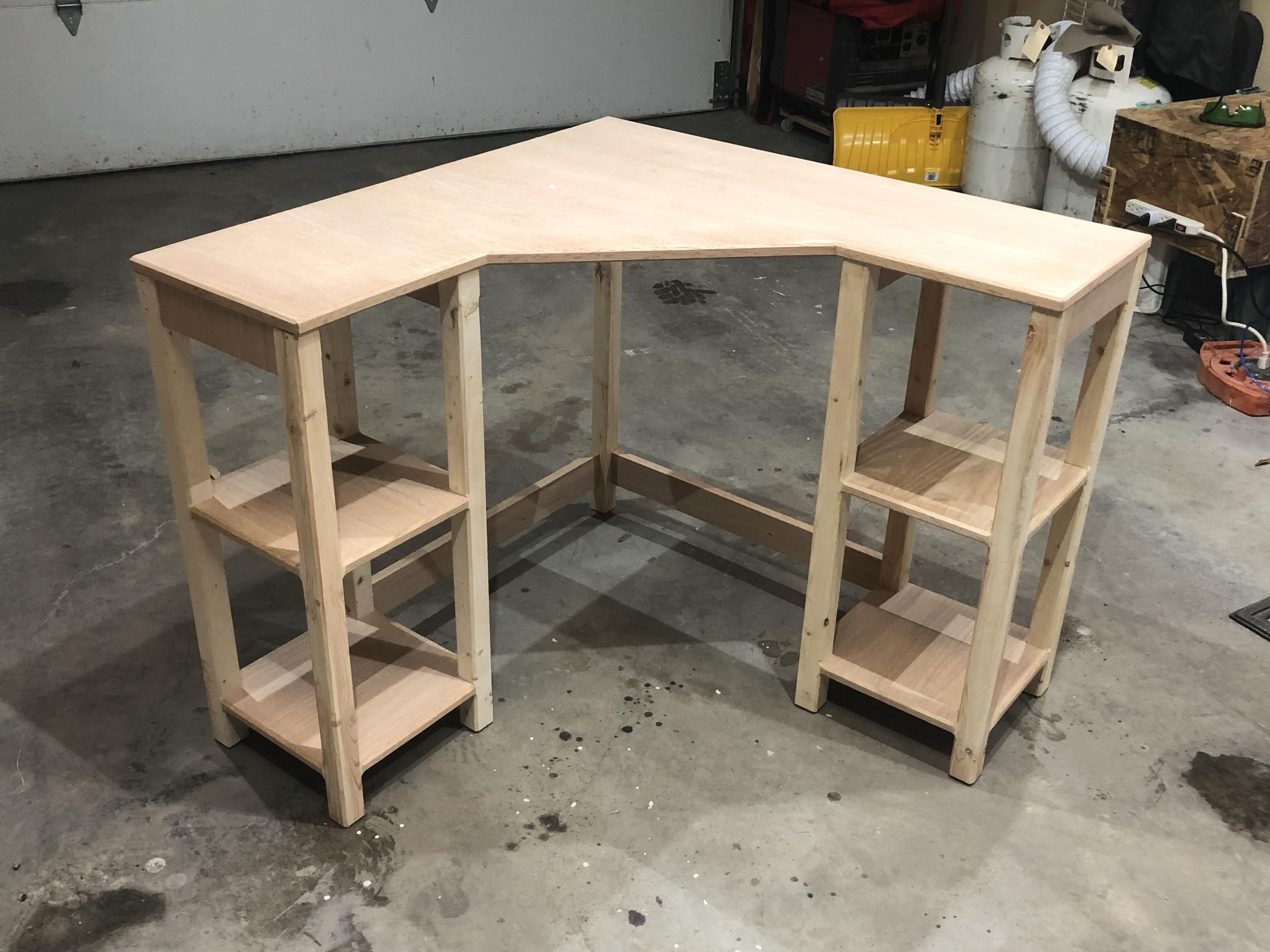 Compact Corner Desk : 8 Steps (with Pictures) - Instructables