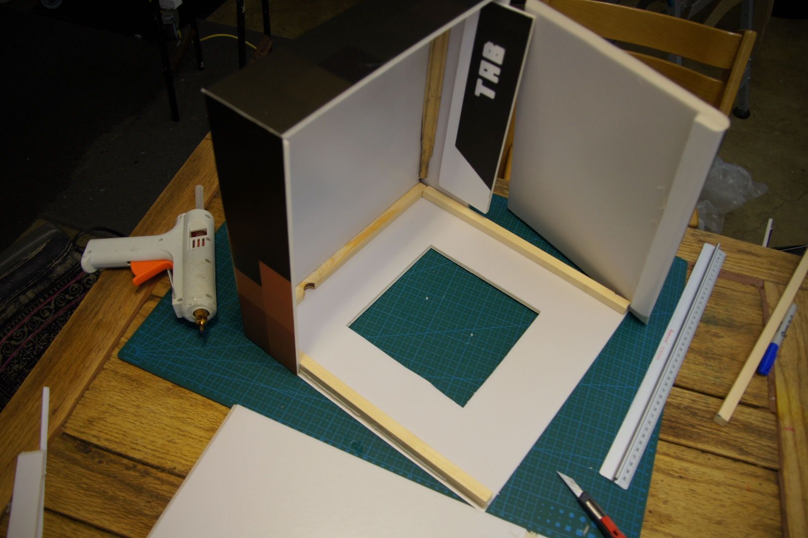 Minecraft Costume : 6 Steps (with Pictures) - Instructables