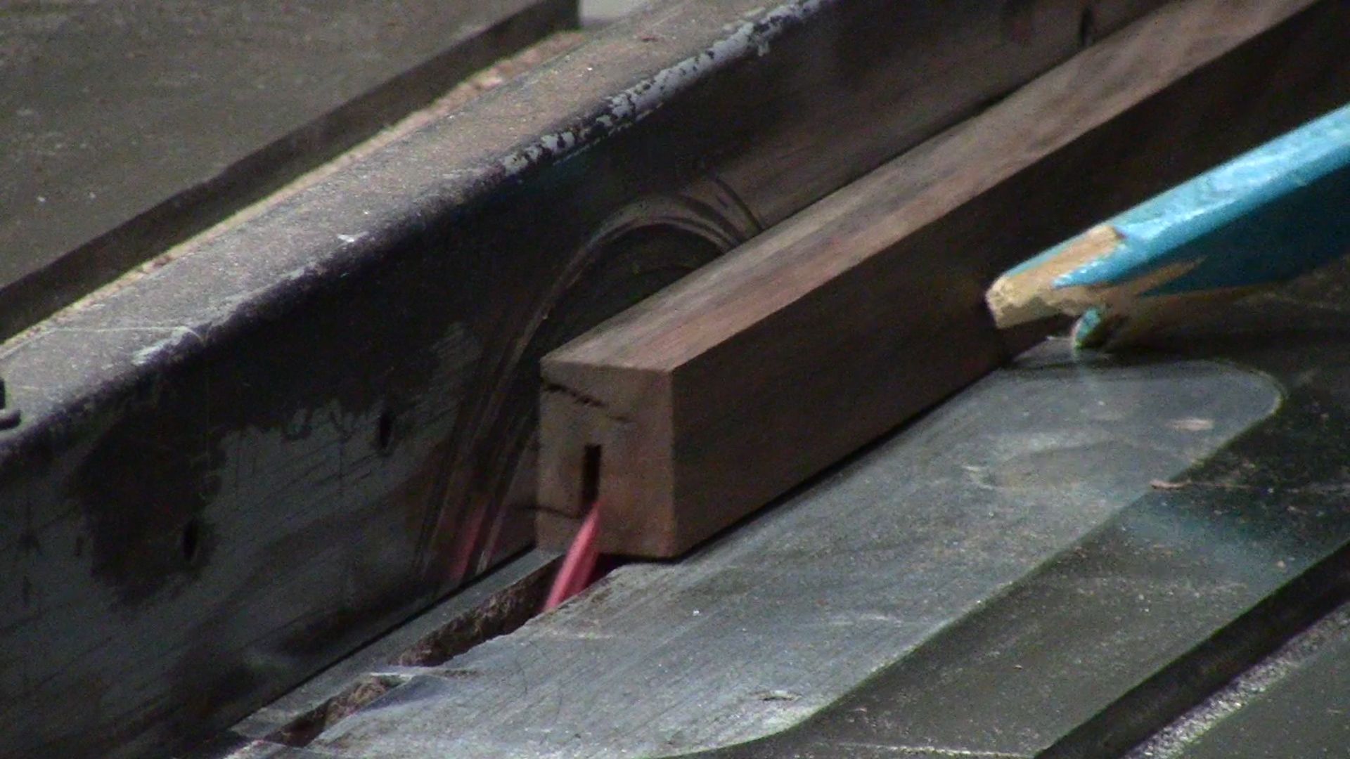 Simple Wooden Key Holder // How to Make : 9 Steps (with Pictures ...