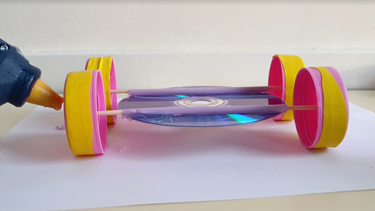 Coche Con Material Reciclado : 18 Steps - Instructables