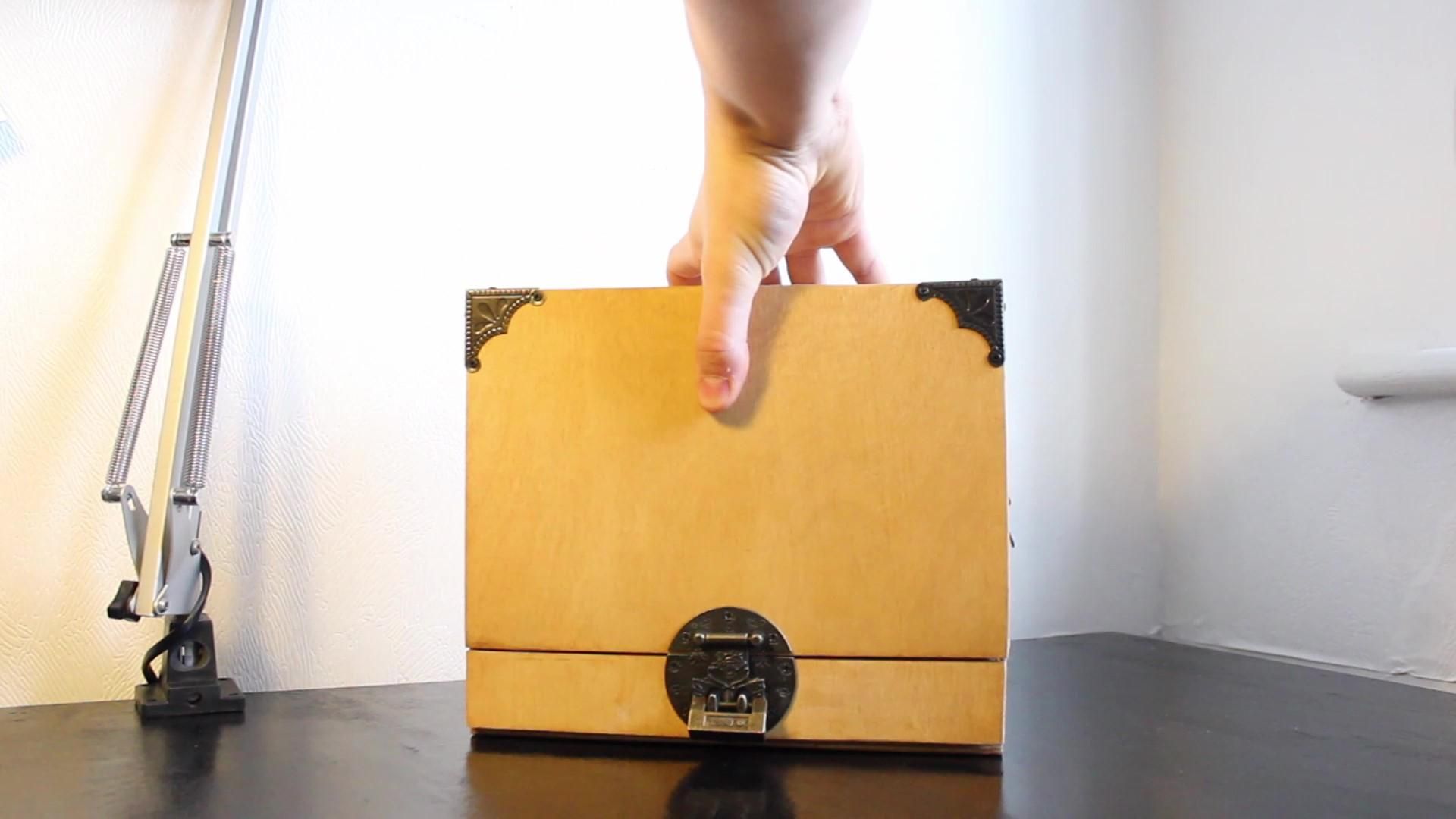 Camera Display Box With Integrated Charger and Reader : 9 Steps (with ...