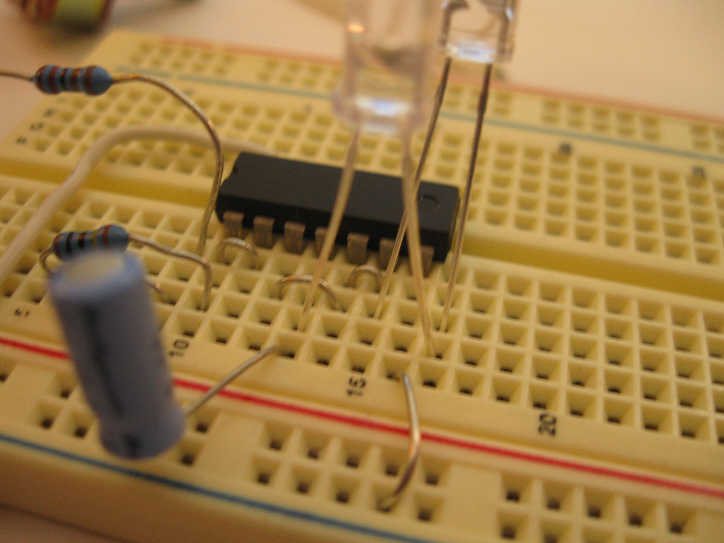 How to Make an Alternating LED Flasher : 6 Steps - Instructables