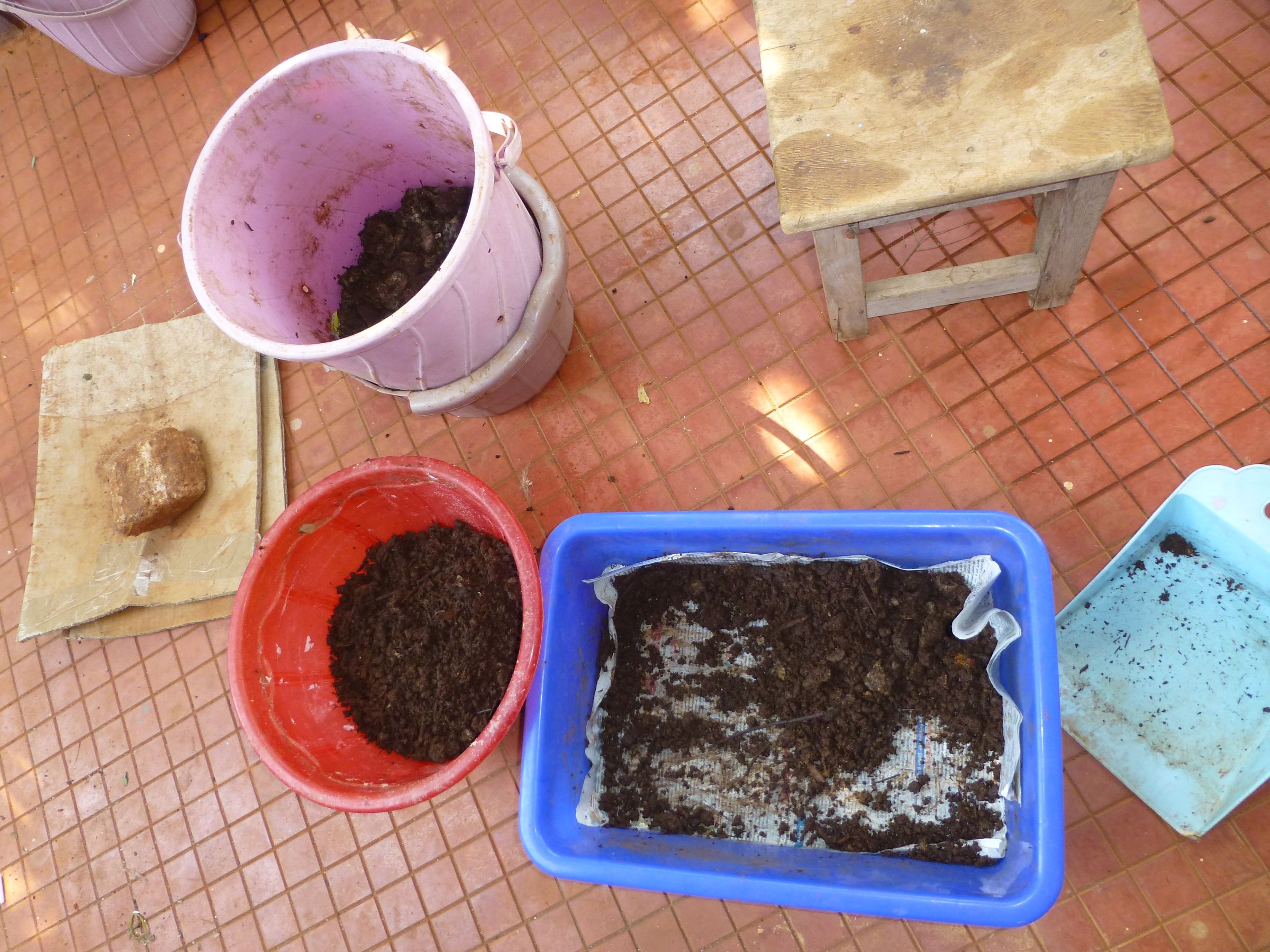 Vermicomposting the Easy Way for the Urban Farmer : 7 Steps (with ...