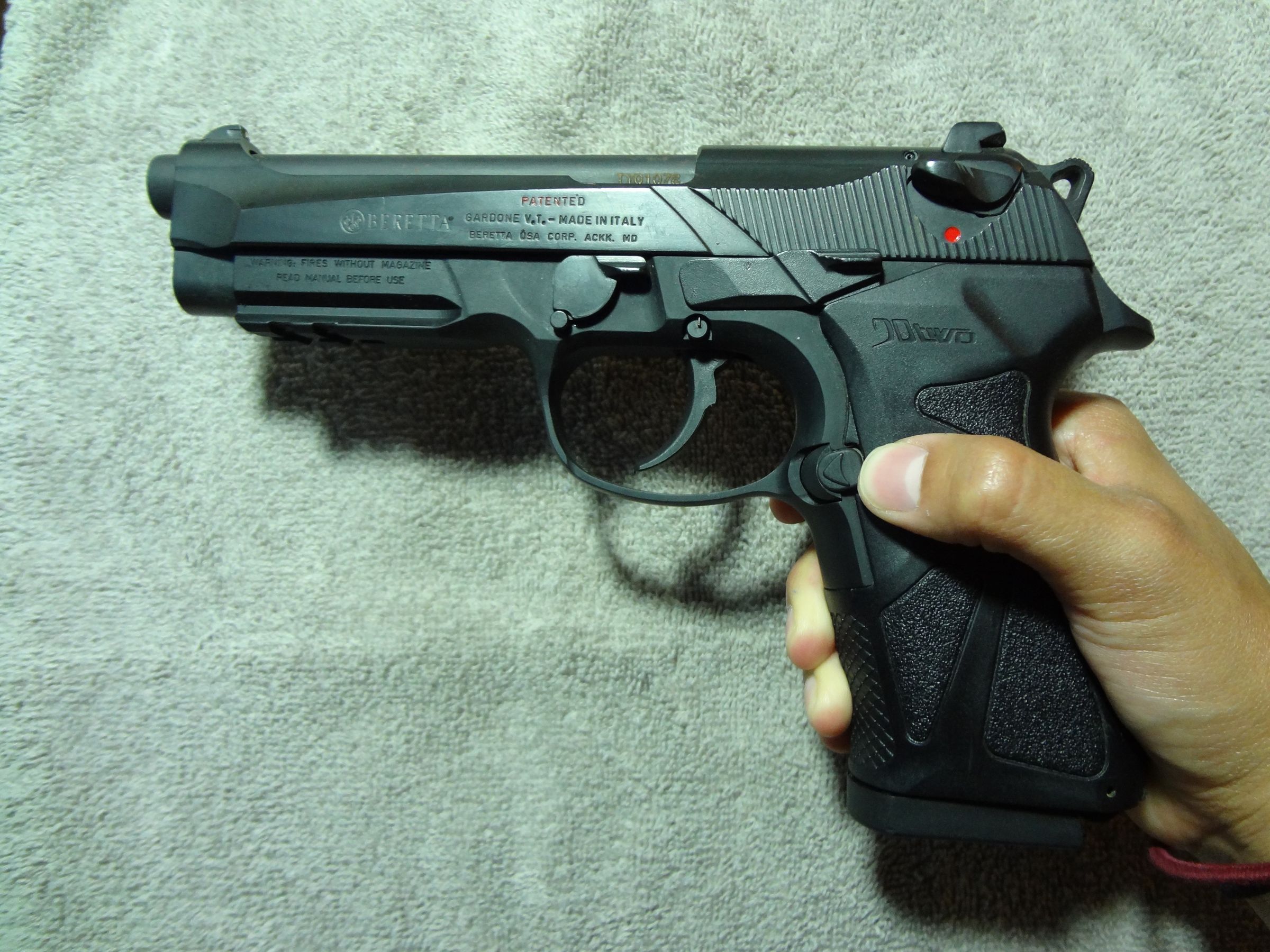 How to Load and Fire a .40 Caliber Pistol : 10 Steps - Instructables