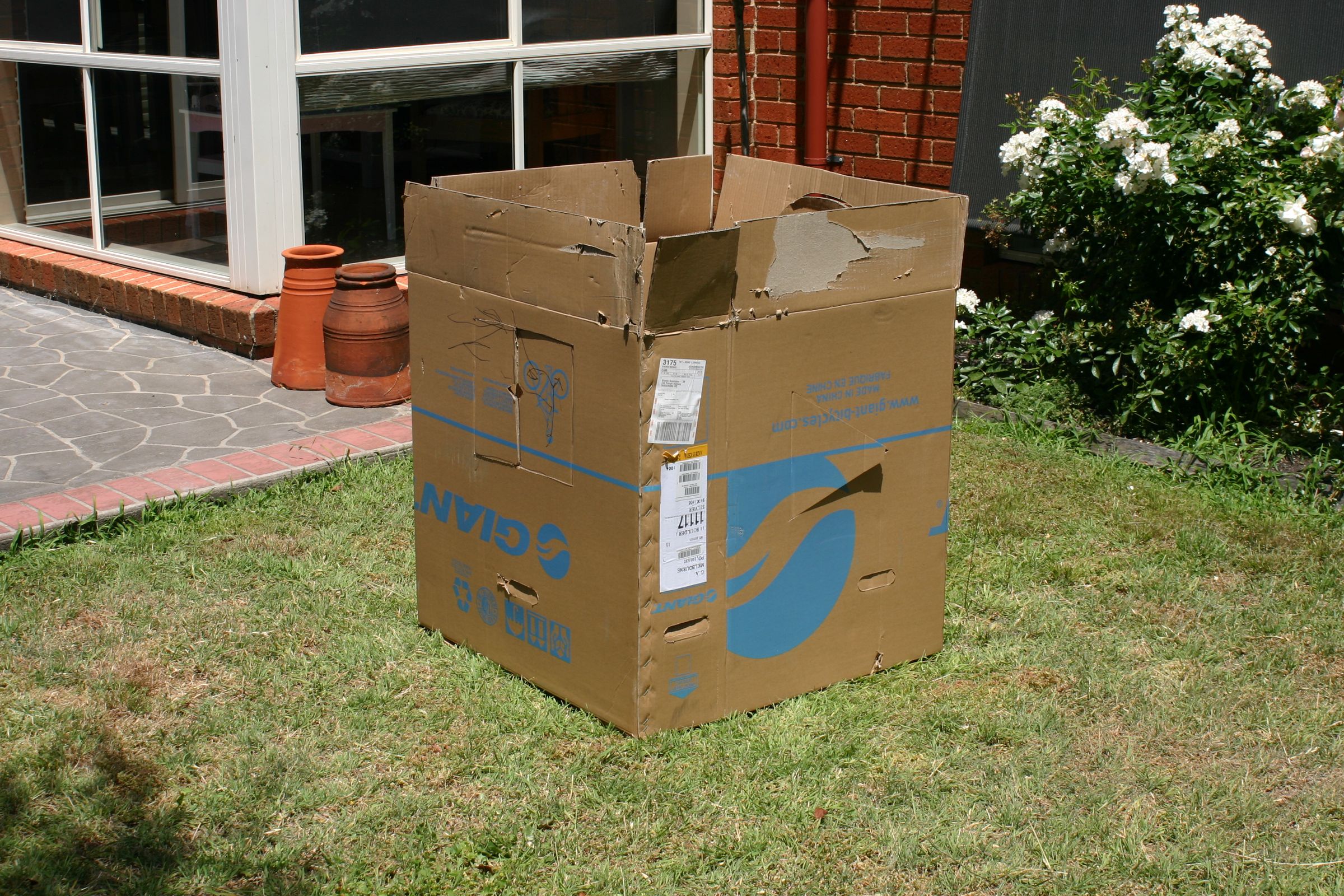 Free Childrens Cardboard Box Playhouse (Flat-packable) : 10 Steps (with ...