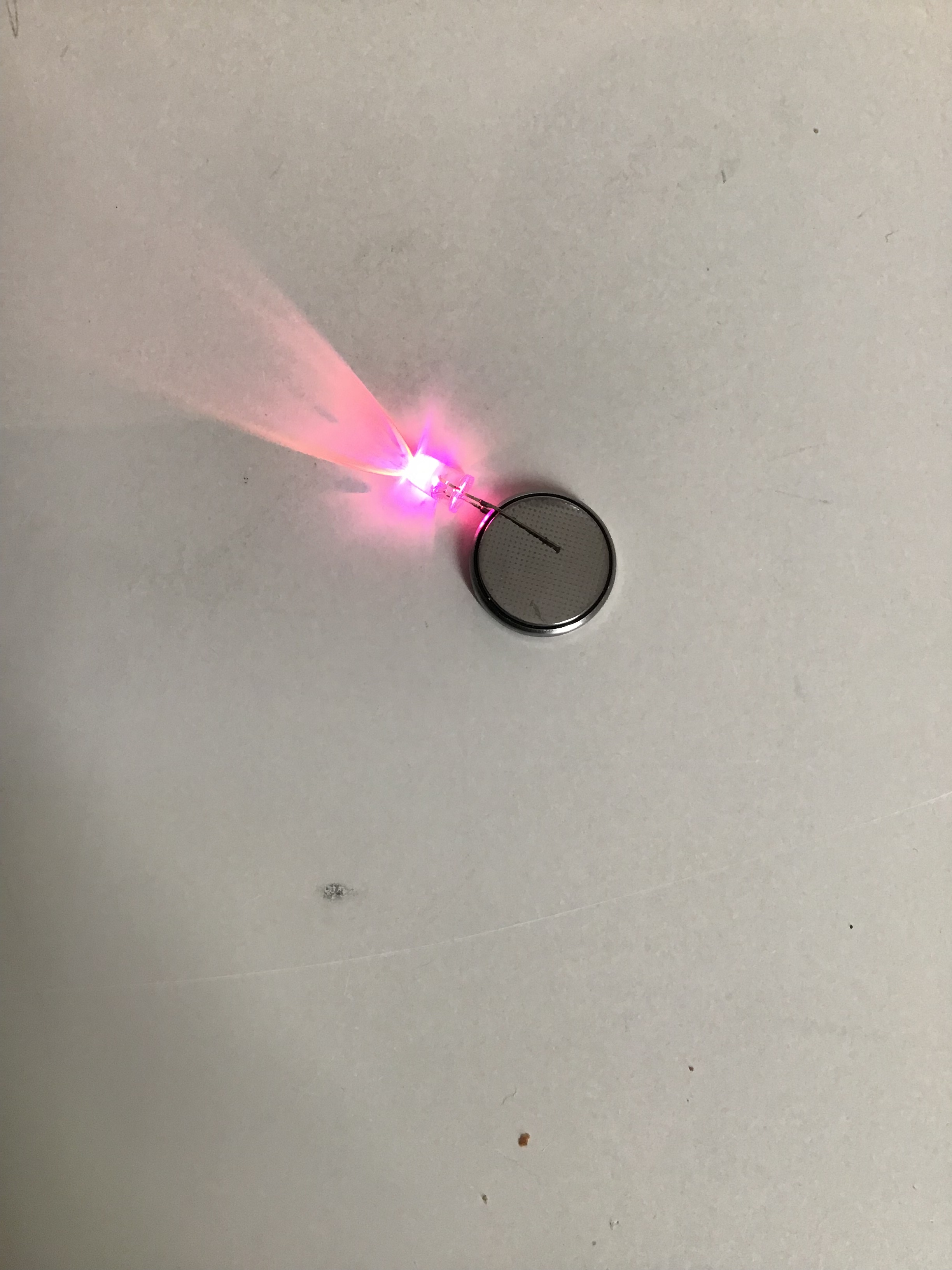 Fun and Easy Battery Powered LEDs : 6 Steps - Instructables