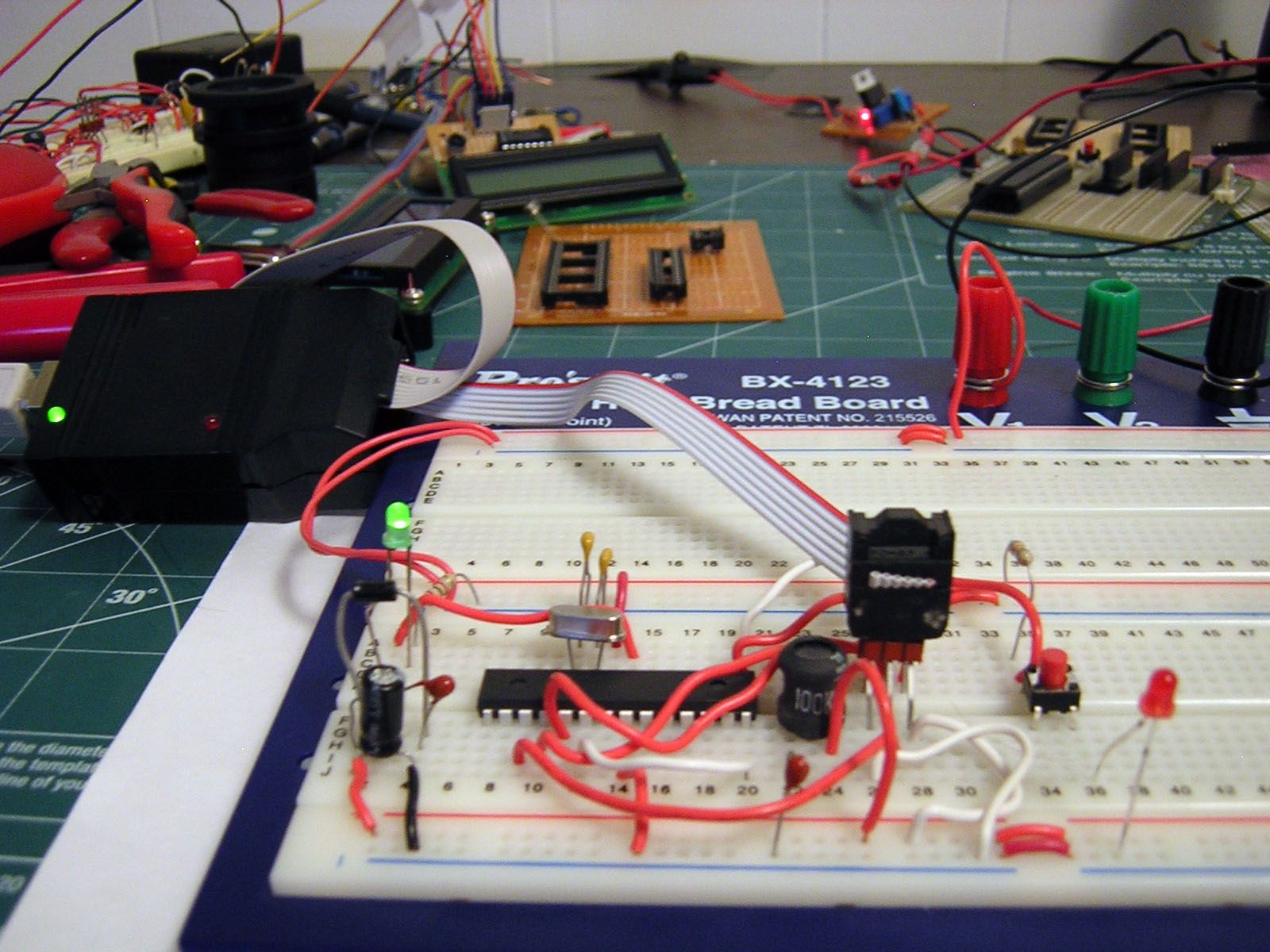Build a Complete AVR System and Play Mastermind! : 9 Steps - Instructables