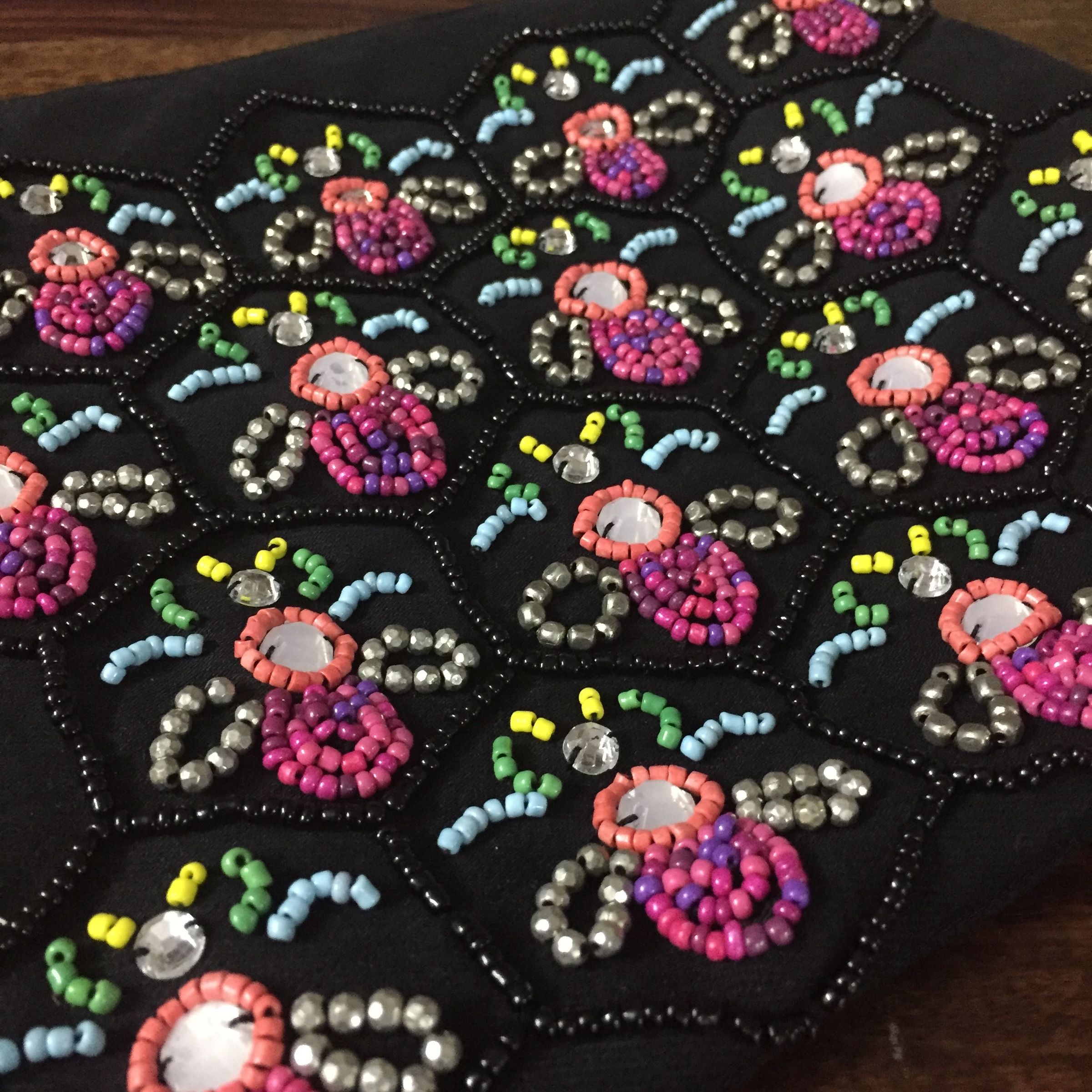 Hand Embroidered Clutch : 13 Steps (with Pictures) - Instructables