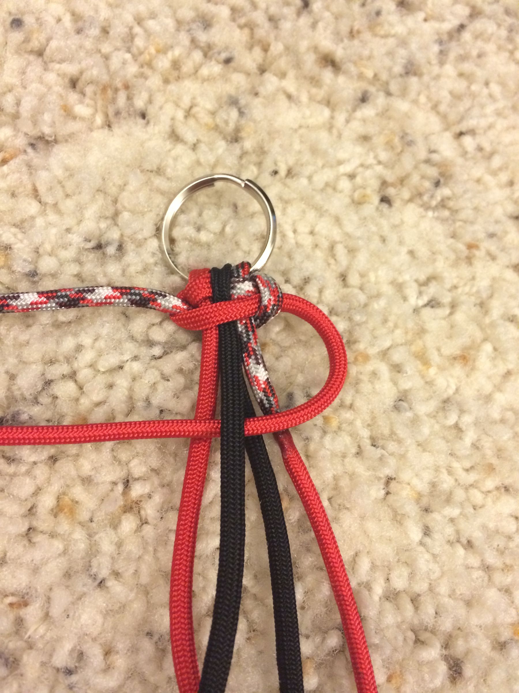 Flatline Paracord Keychain : 6 Steps - Instructables