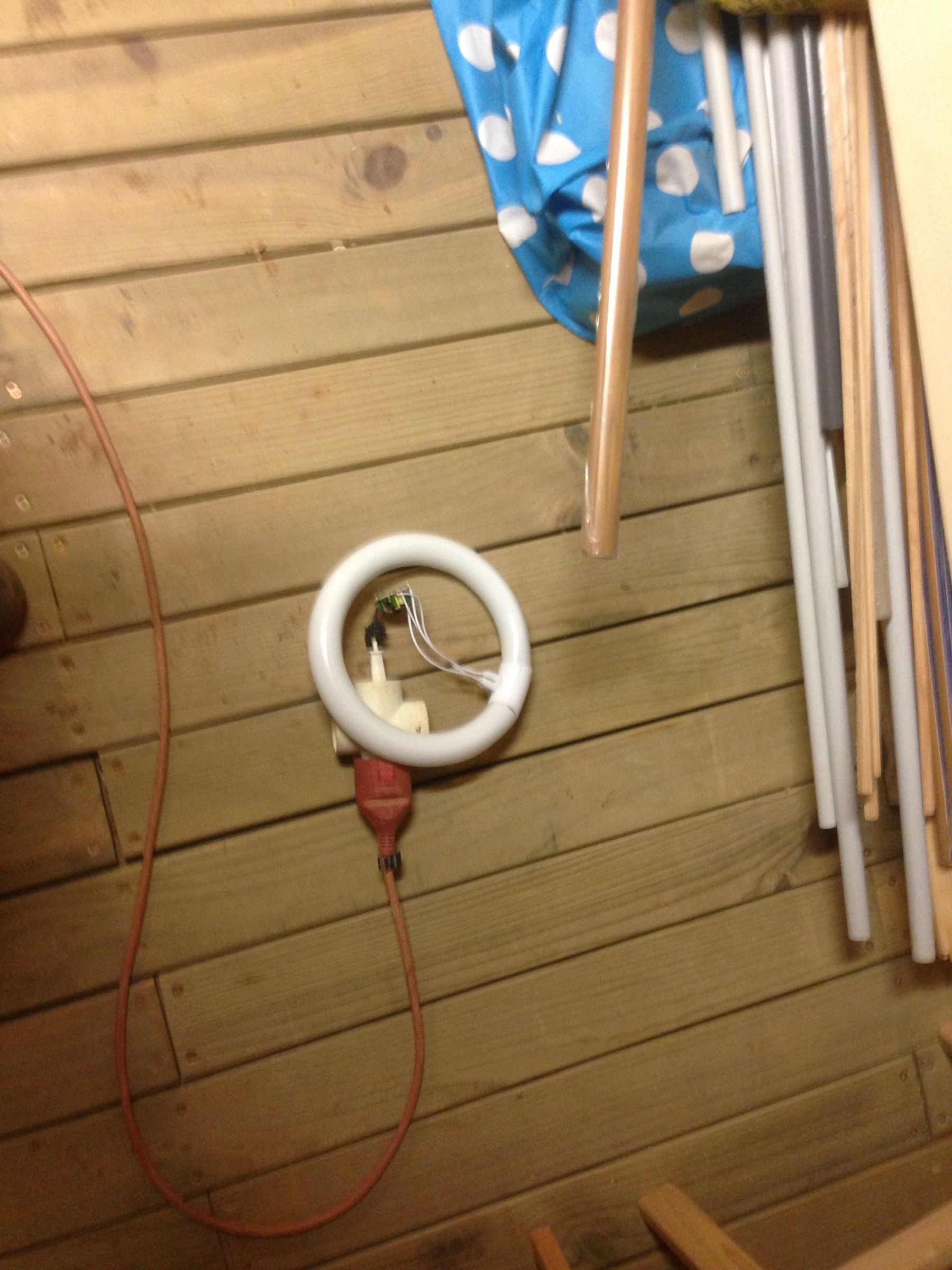 How to Repair a Dead Fluorescent Light Fixture With a CFL : 11 Steps ...