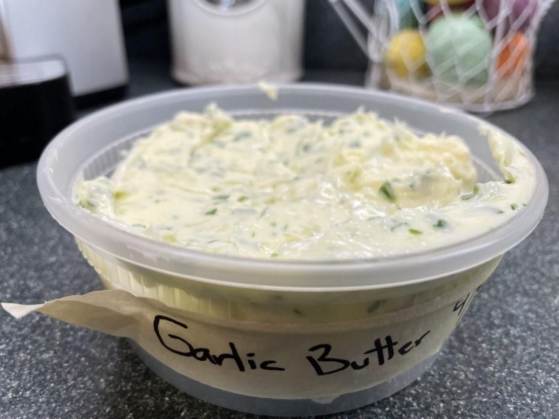 How to Make Delicious Garlic Herb Compound Butter : 3 Steps (with ...