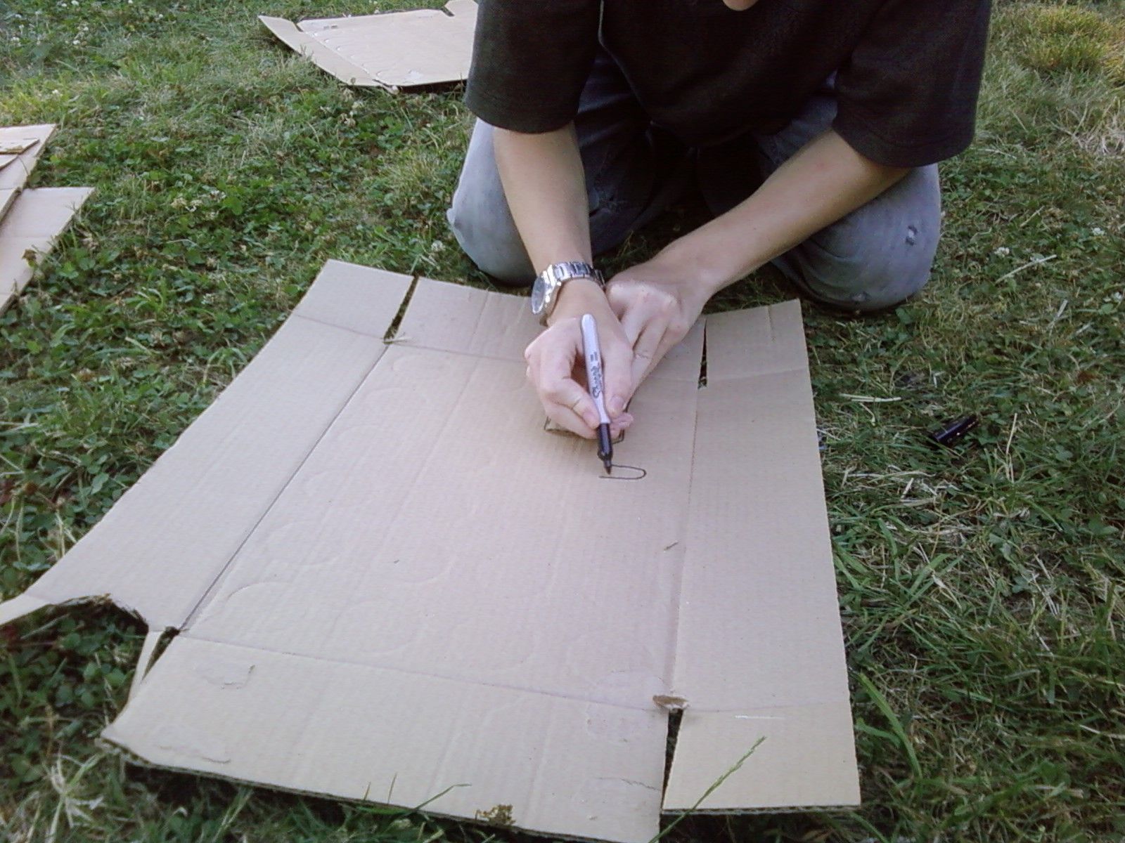 Cardboard Cell Phone Case. : 9 Steps - Instructables