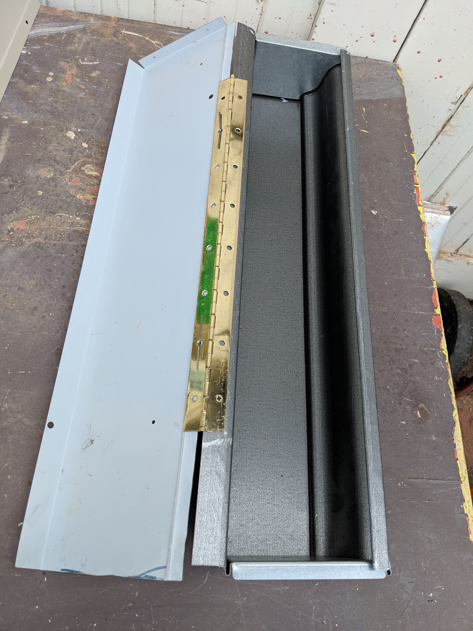 Automatic Chicken Feeder With Upcycled Gutter & Metal Pieces : 14 Steps ...