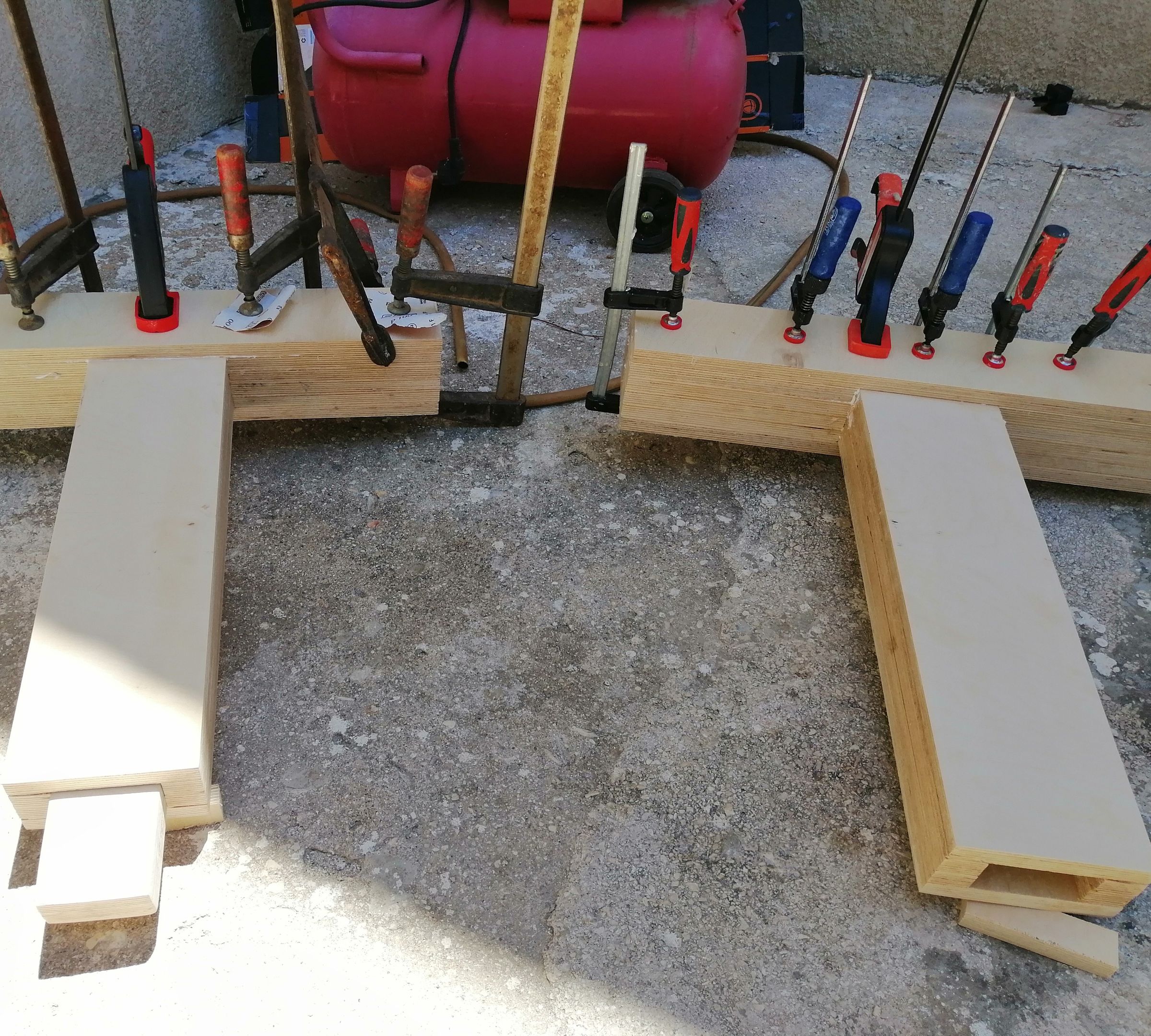 DIY Standing Desk : 8 Steps - Instructables