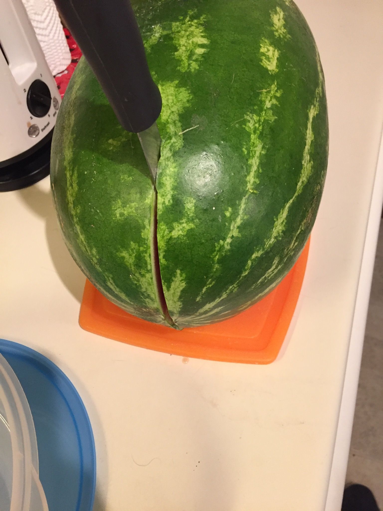 How to Cut Watermelon Without a Mess! : 3 Steps - Instructables