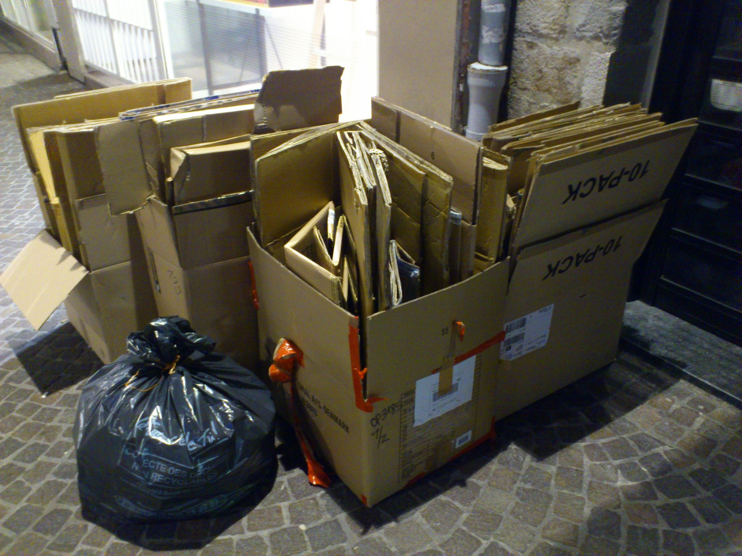 Clone Your Friends Faces on Cardboard Boxes ! (Cardboard Boxes ...