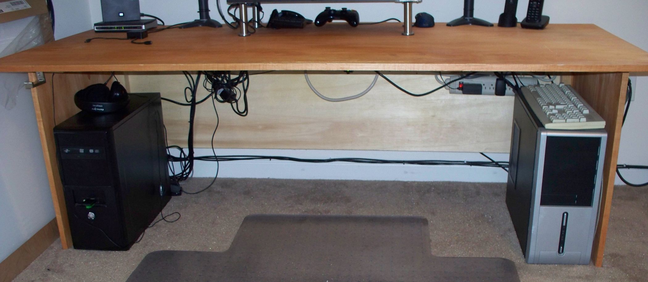 Simple Plywood Desk (Desk 1.0) : 10 Steps (with Pictures) - Instructables