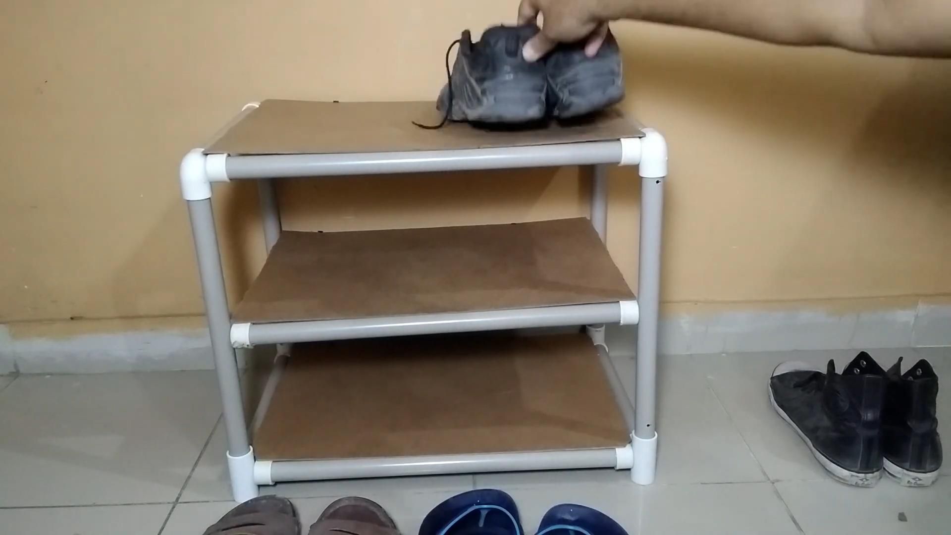 How to Make Shoes Stand With PVC Pipes : 4 Steps (with Pictures ...