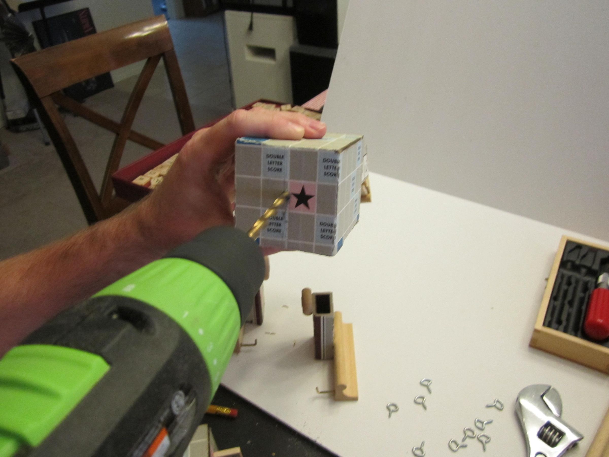 Meet 'OOE' the Scrabble Robot : 6 Steps (with Pictures) - Instructables