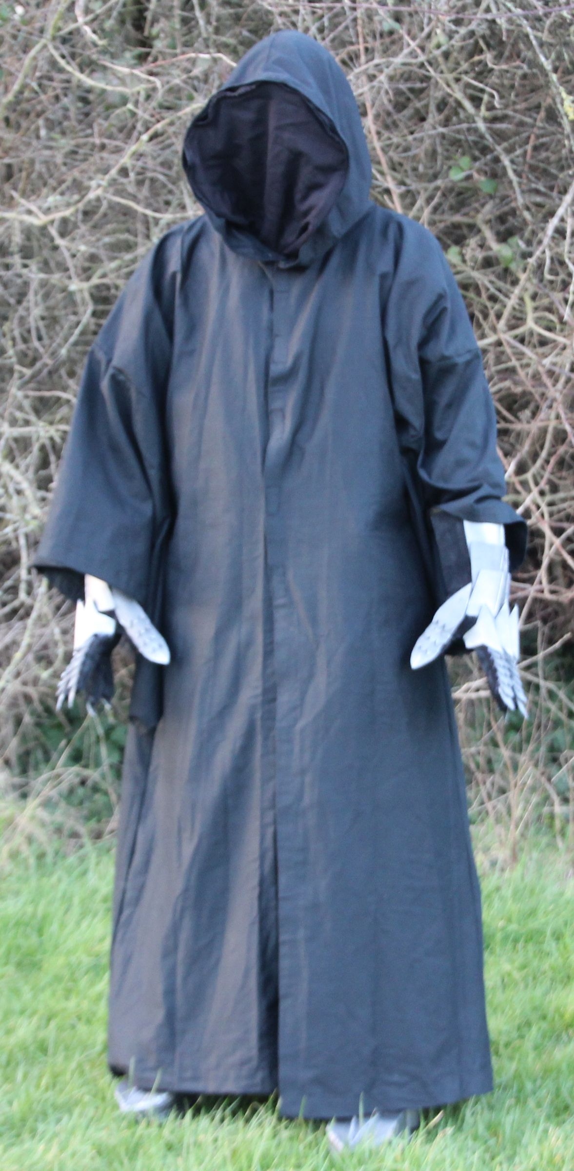 Ring Wraith Costume : 3 Steps - Instructables